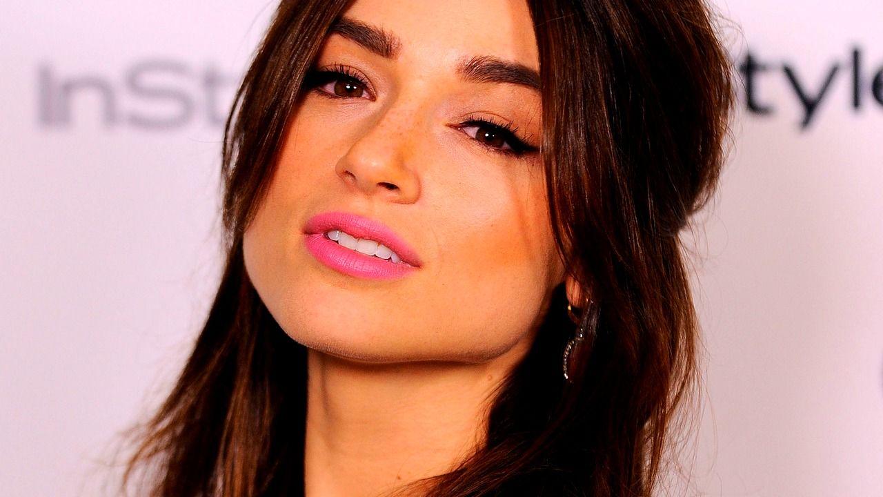 Crystal Reed Wallpapers - Top Free Crystal Reed Backgrounds ...