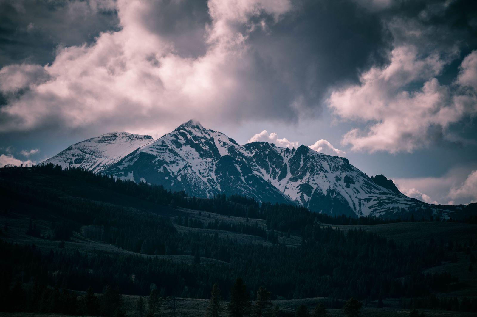 Cloudy Mountains Wallpapers - Top Free Cloudy Mountains Backgrounds - WallpaperAccess