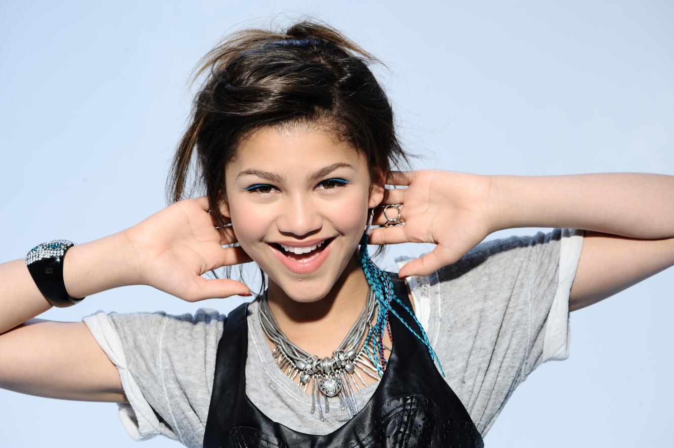 Zendaya HD Wallpapers - Top Free Zendaya HD Backgrounds - WallpaperAccess