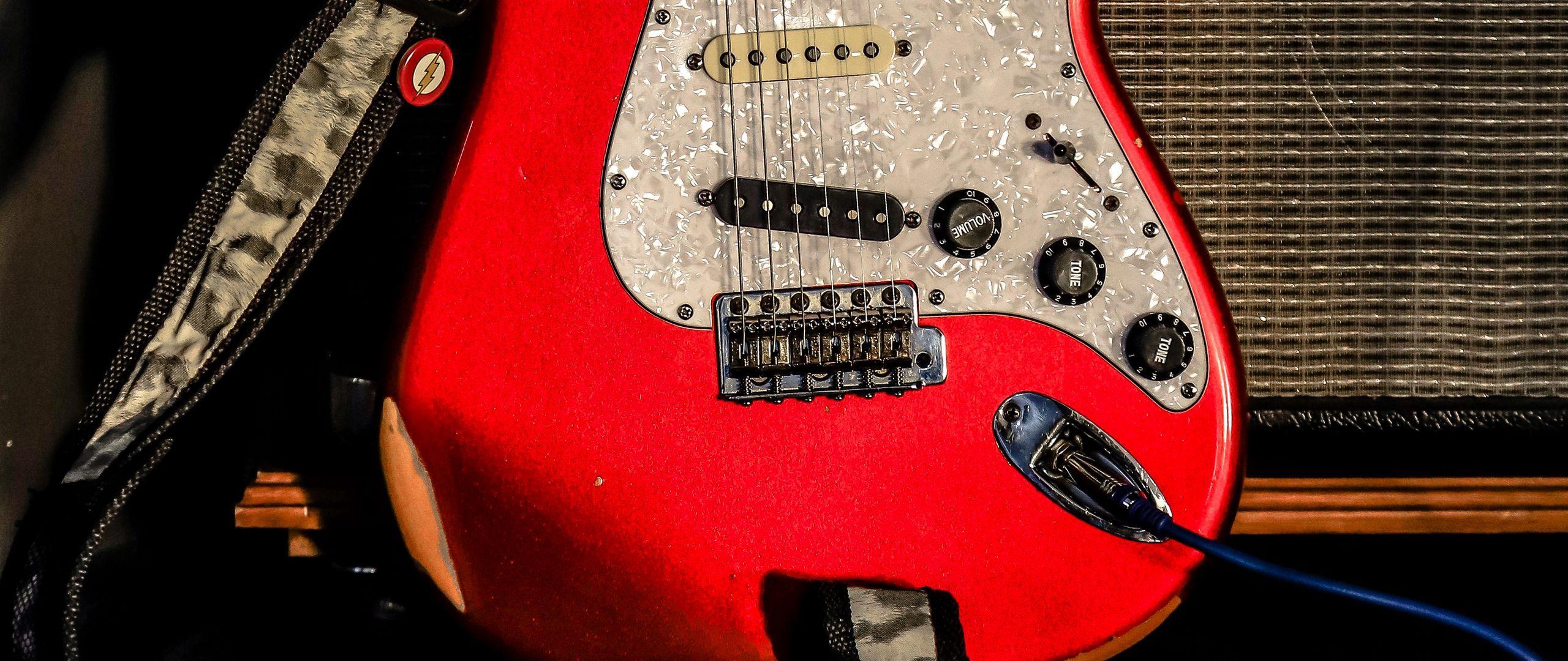 Red Guitar Wallpapers - Top Free Red Guitar Backgrounds - WallpaperAccess