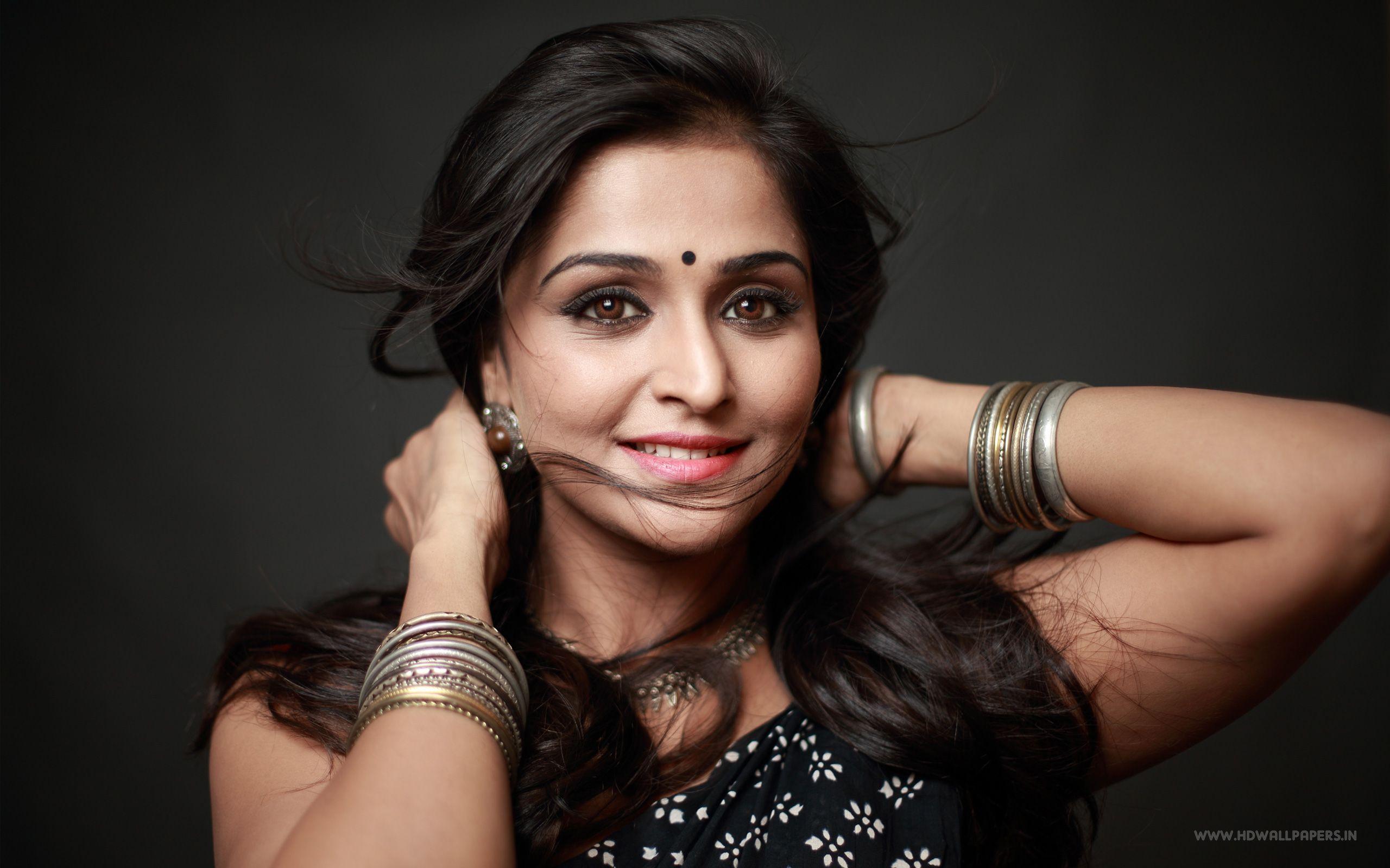 Divya Spandana Wallpapers - Top Free Divya Spandana Backgrounds ...
