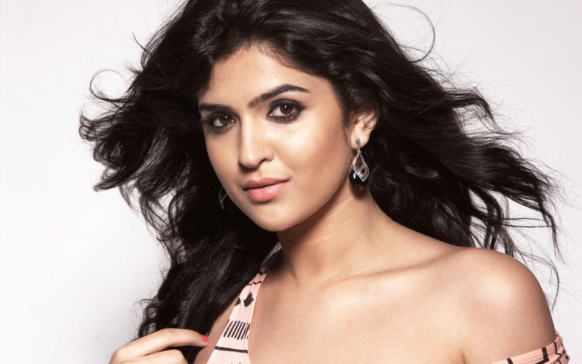 Deeksha Seth Wallpapers - Top Free Deeksha Seth Backgrounds ...