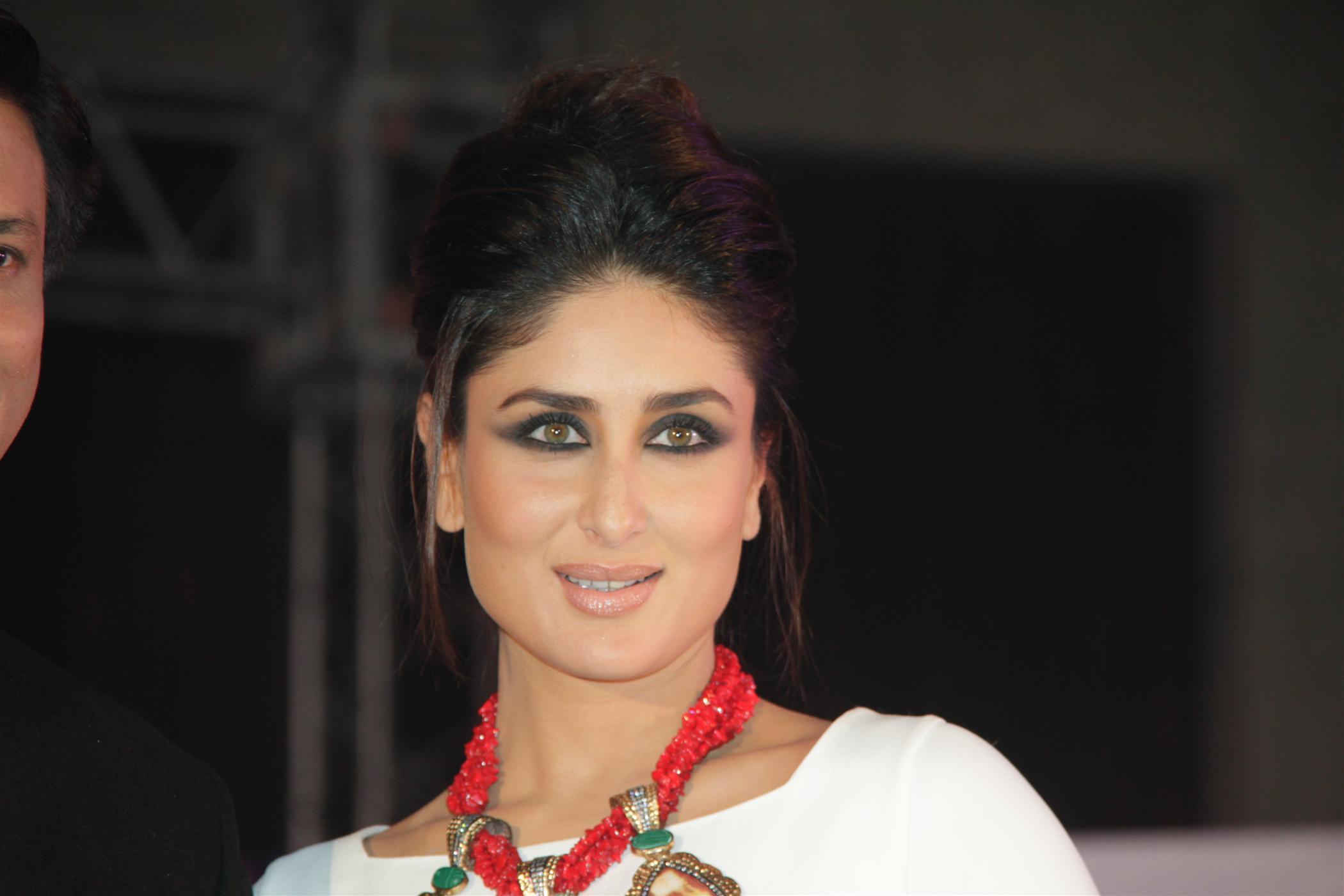 Kareena Kapoor HD Wallpapers - Top Free Kareena Kapoor HD Backgrounds ...