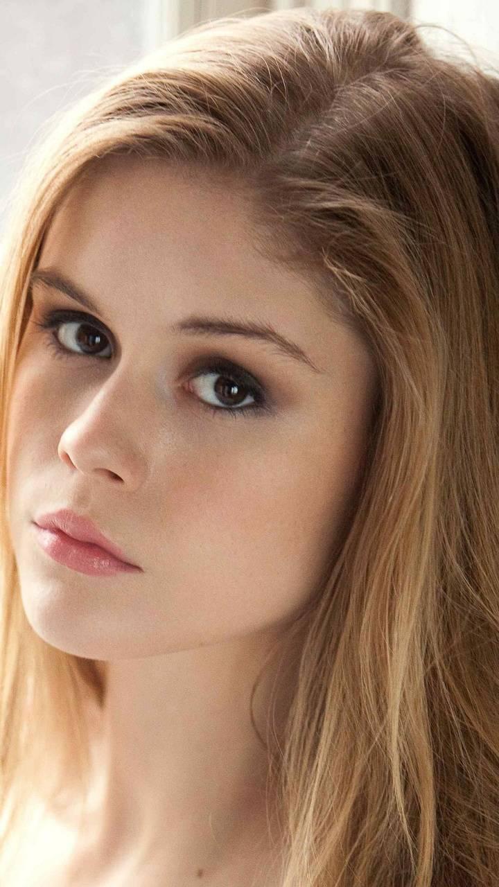 Erin Moriarty Wallpapers - Top Free Erin Moriarty Backgrounds ...