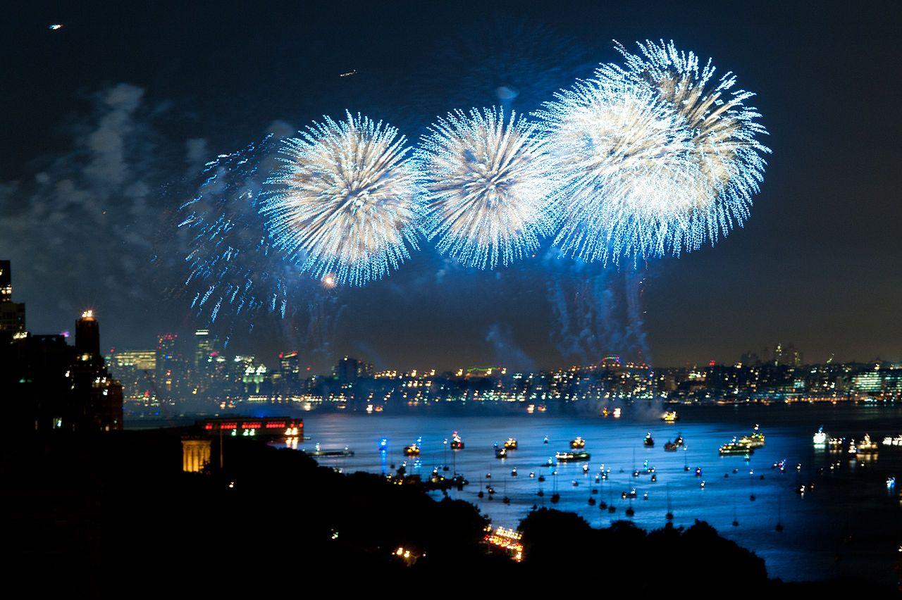 Blue Fireworks Wallpapers - Top Free Blue Fireworks Backgrounds ...