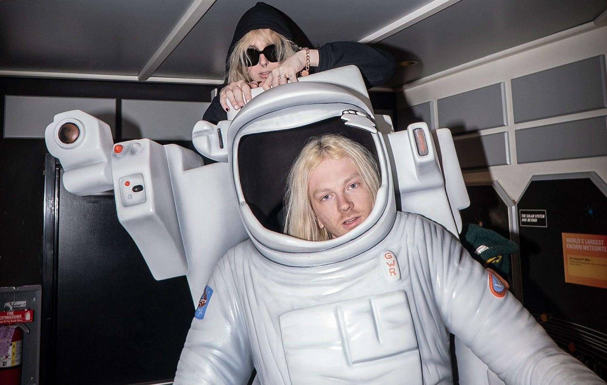 100 Gecs Wallpapers - Top Free 100 Gecs Backgrounds - WallpaperAccess