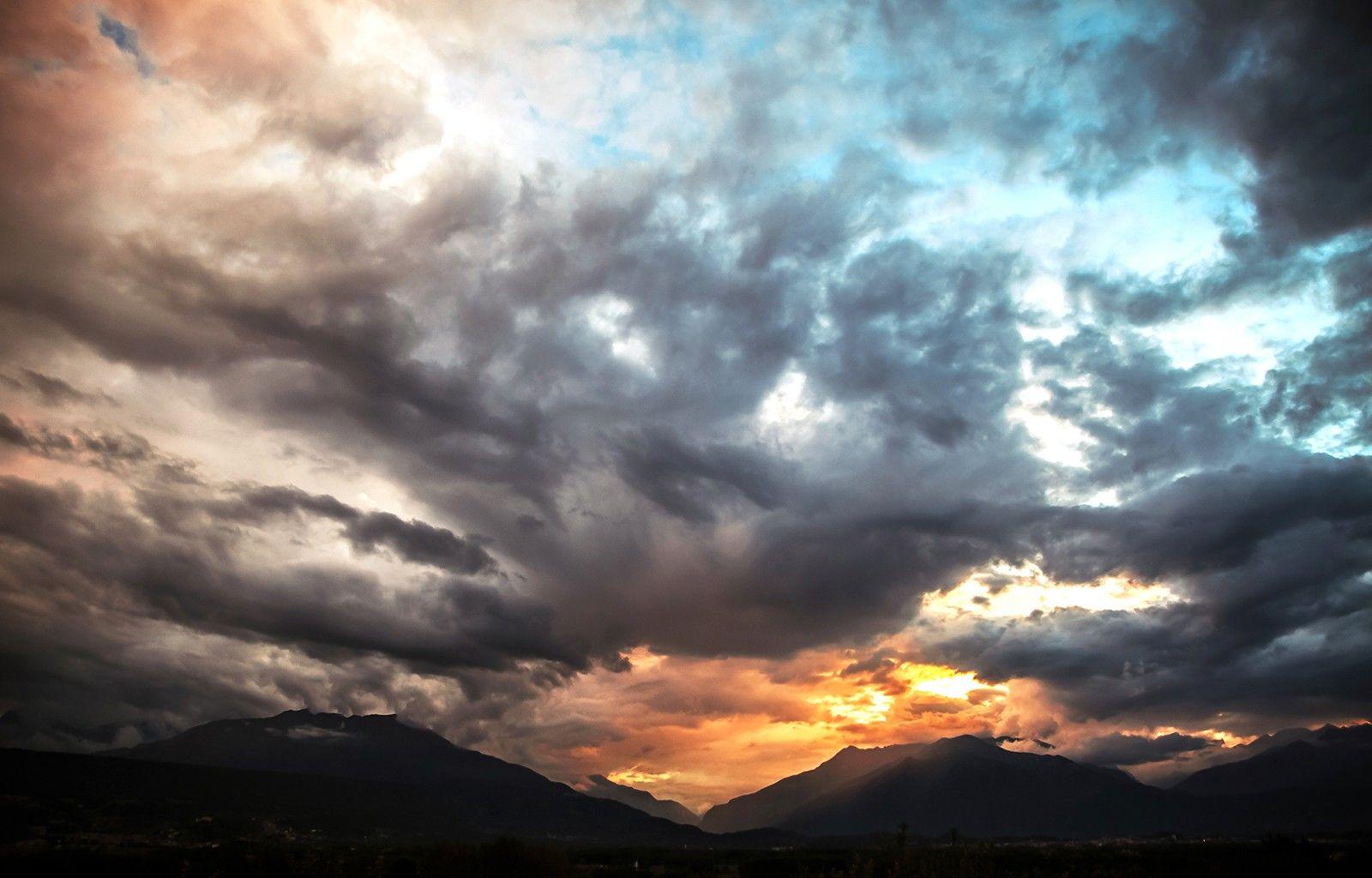Cloudy City Wallpapers - Top Free Cloudy City Backgrounds - WallpaperAccess