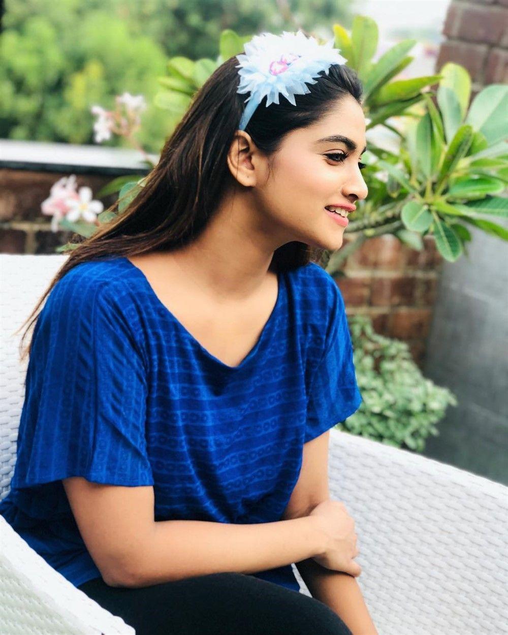 Shivani Narayanan Wallpapers - Top Free Shivani Narayanan Backgrounds ...
