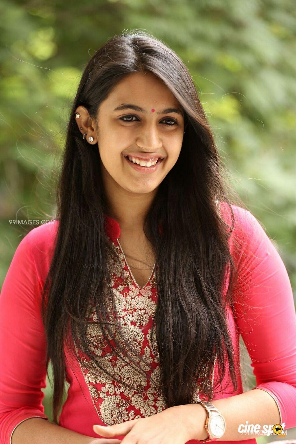 Niharika Wallpapers Top Free Niharika Backgrounds Wallpaperaccess