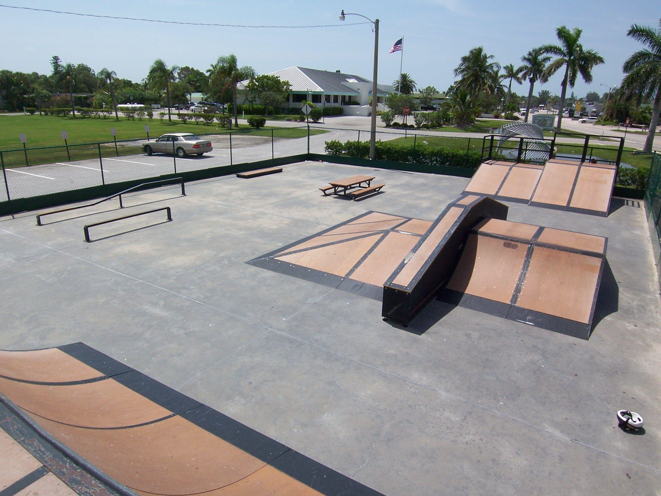 Skatepark Wallpapers - Top Free Skatepark Backgrounds - WallpaperAccess