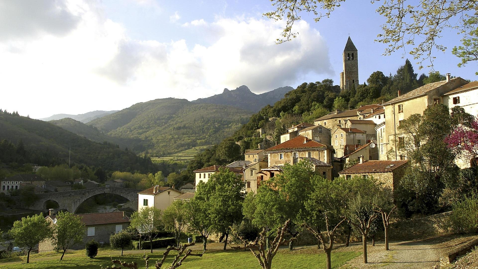 Small Town Wallpapers - Top Free Small Town Backgrounds - WallpaperAccess
