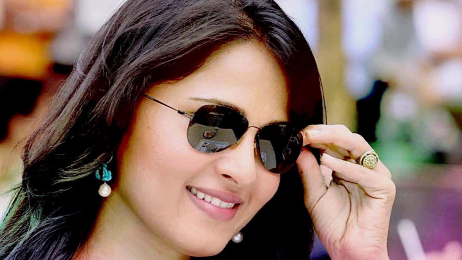 Anushka Shetty Hd Wallpapers Top Free Anushka Shetty Hd Backgrounds Wallpaperaccess