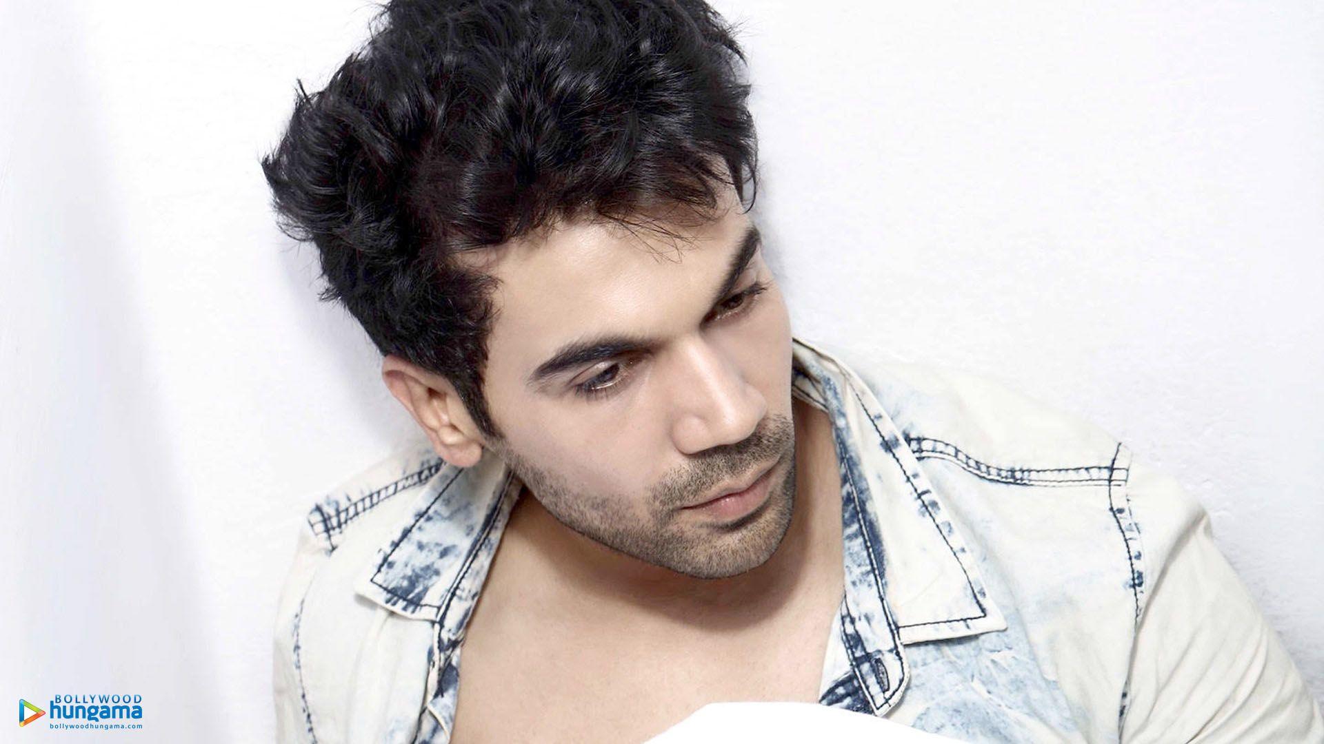 Rajkummar Rao Wallpapers - Top Free Rajkummar Rao Backgrounds ...