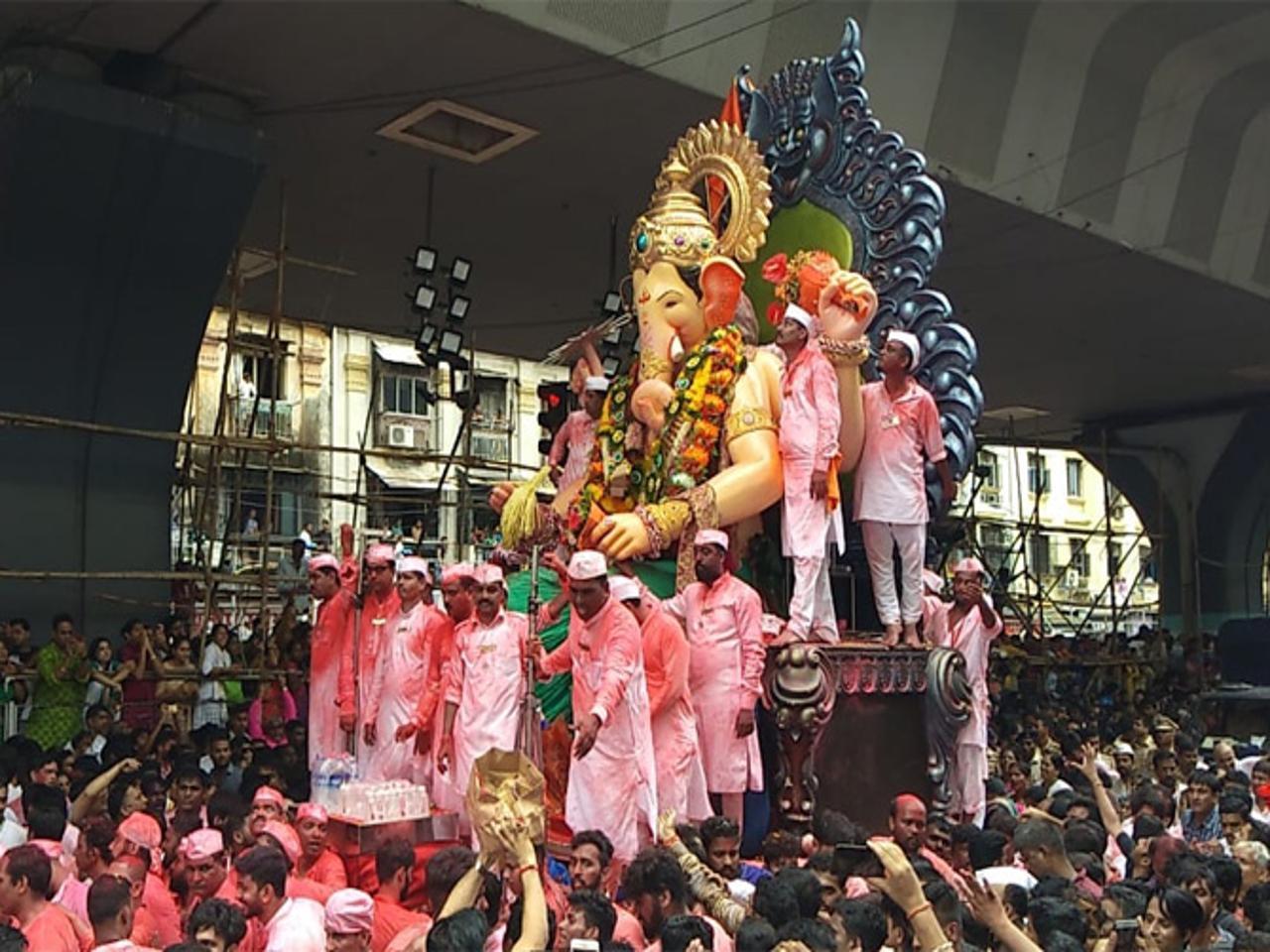 Lalbaugcha Raja Wallpapers - Top Free Lalbaugcha Raja Backgrounds ...