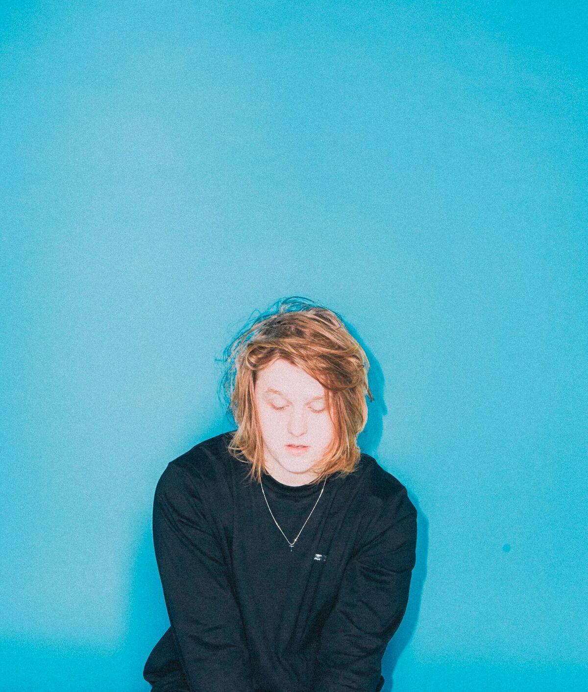 Lewis Capaldi Wallpapers - Top Free Lewis Capaldi Backgrounds ...