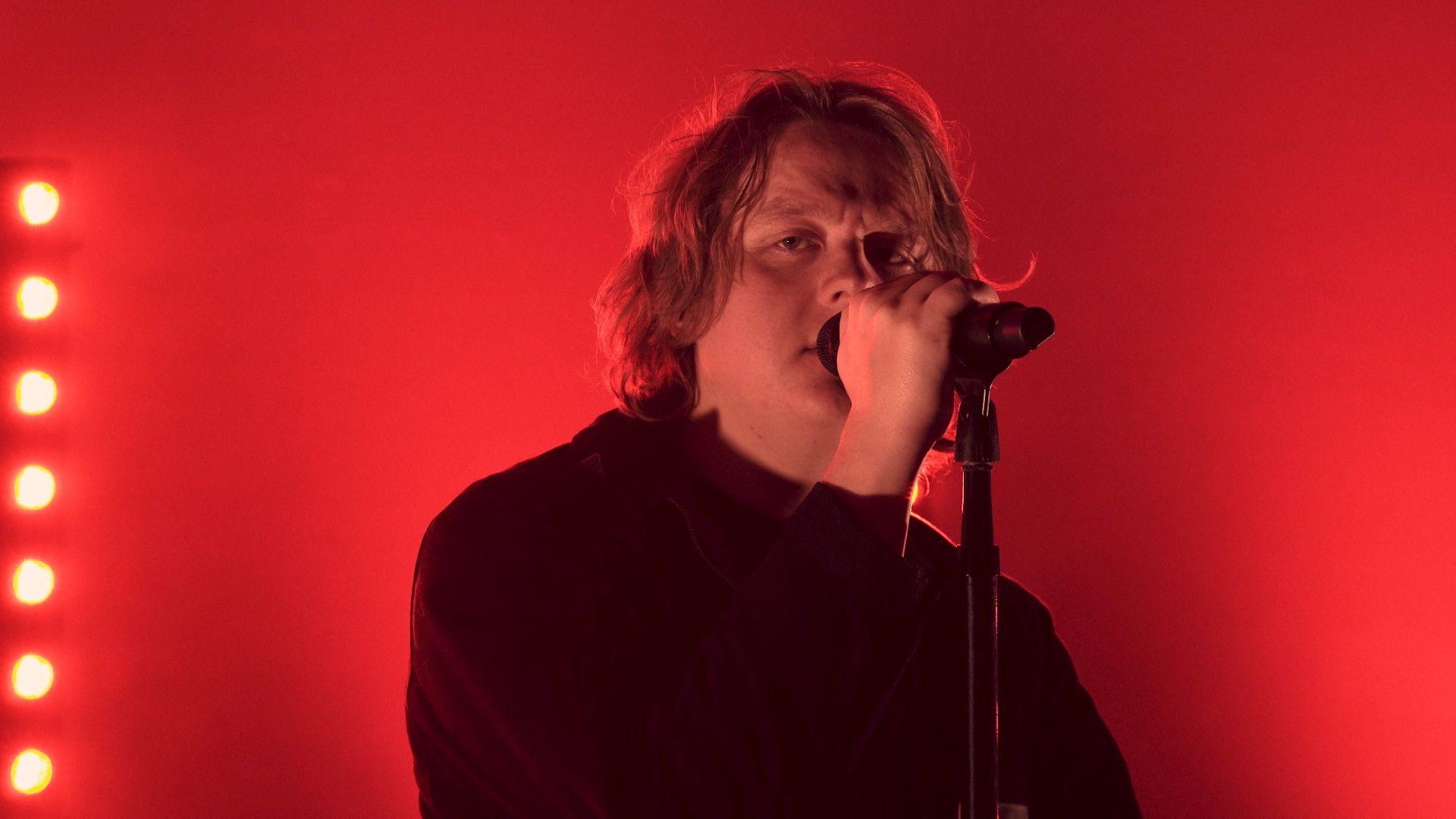 Lewis Capaldi Wallpapers - Top Free Lewis Capaldi Backgrounds ...