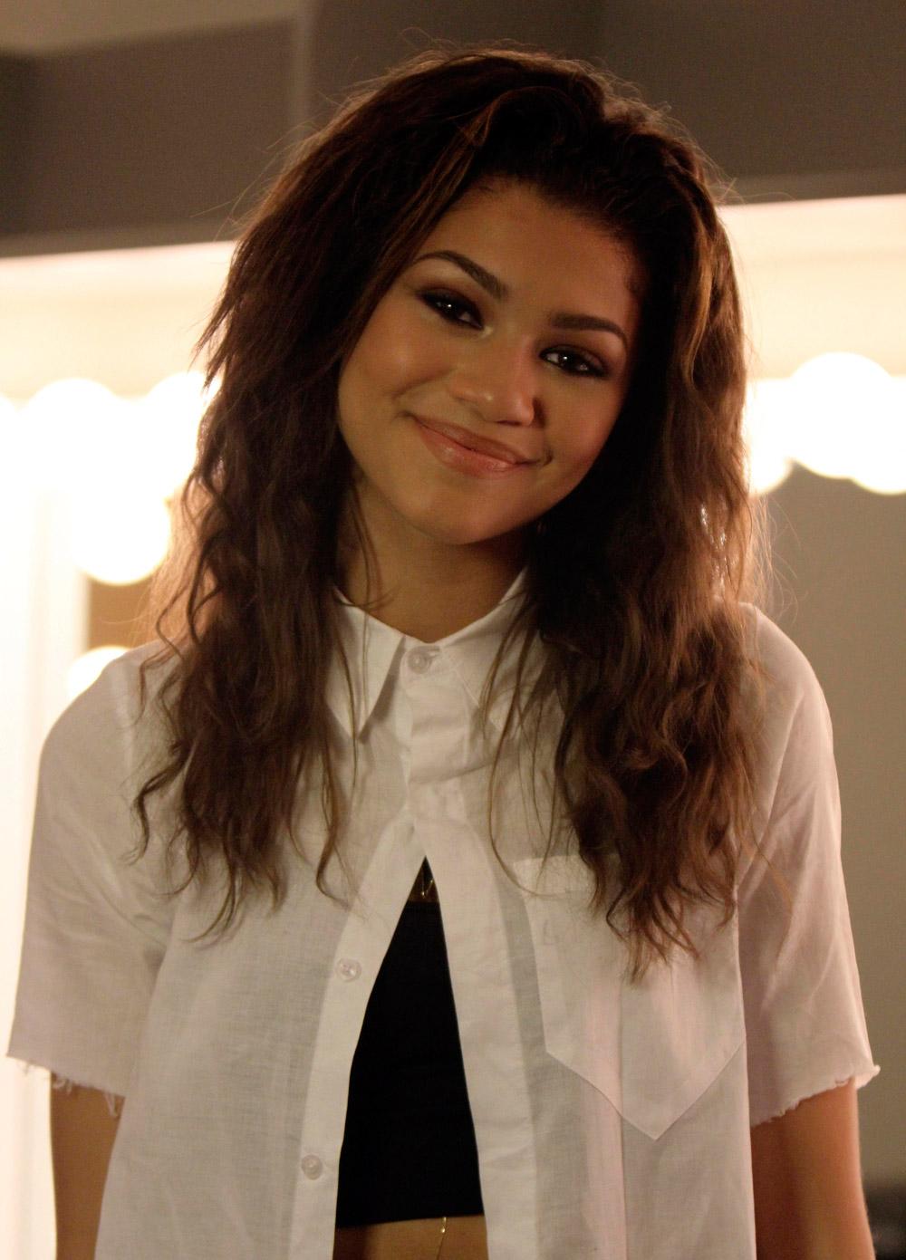 Zendaya Phone Wallpapers - Top Free Zendaya Phone Backgrounds ...