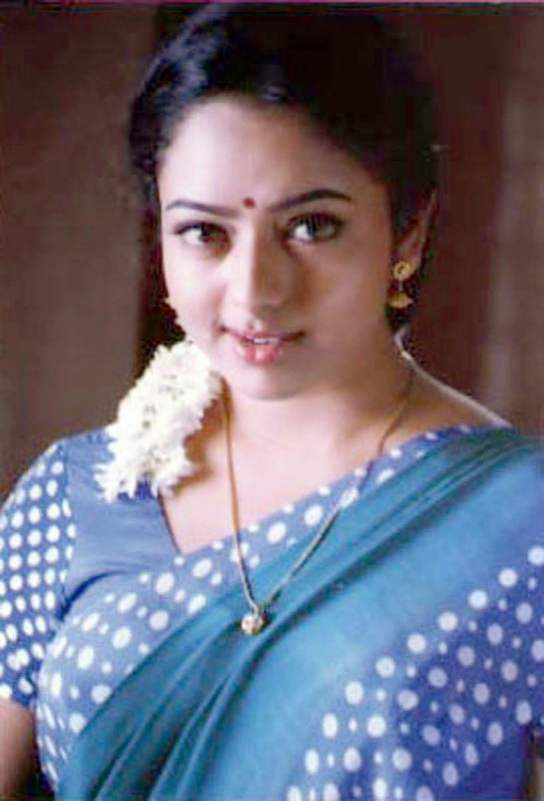 Soundarya Wallpapers - Top Free Soundarya Backgrounds - WallpaperAccess