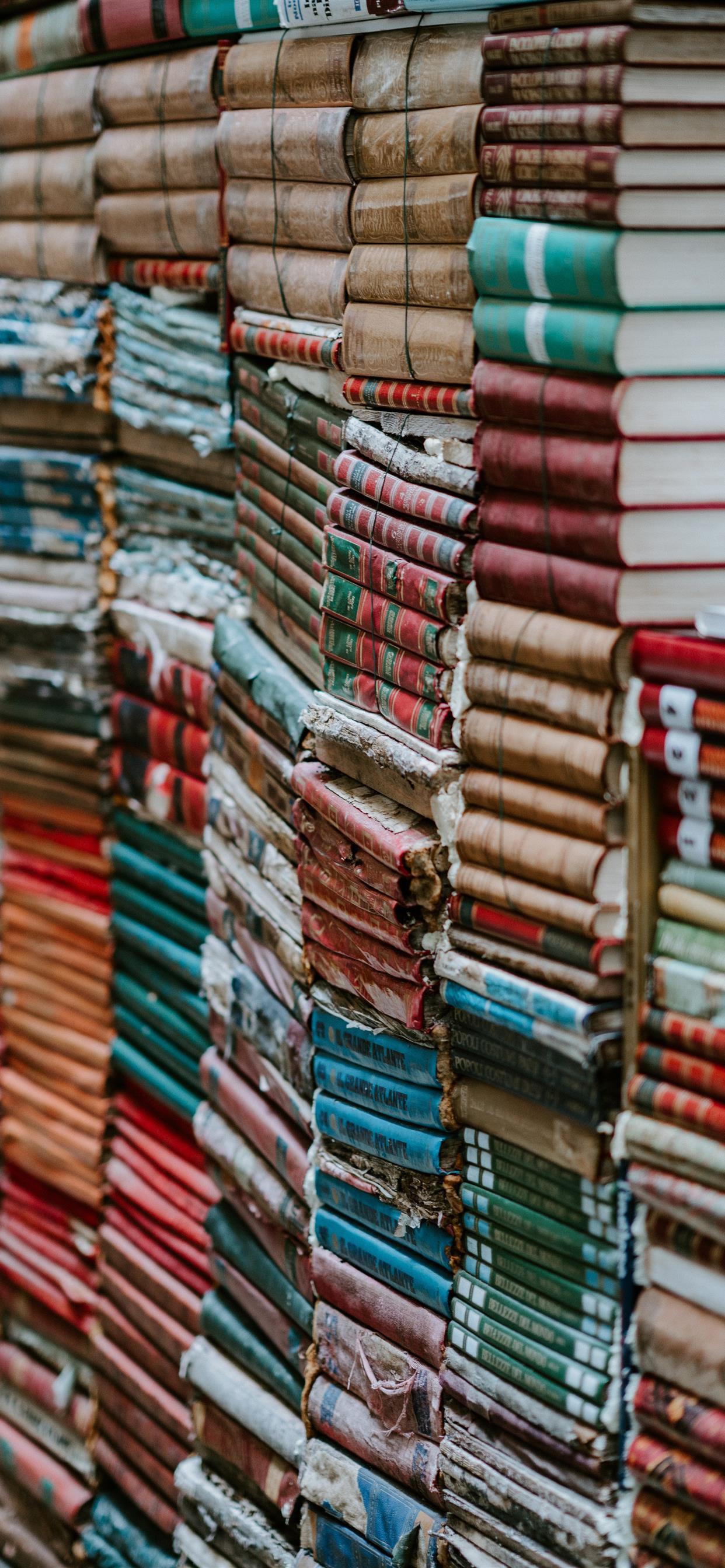 Book iPhone Wallpapers - Top Free Book iPhone Backgrounds - WallpaperAccess