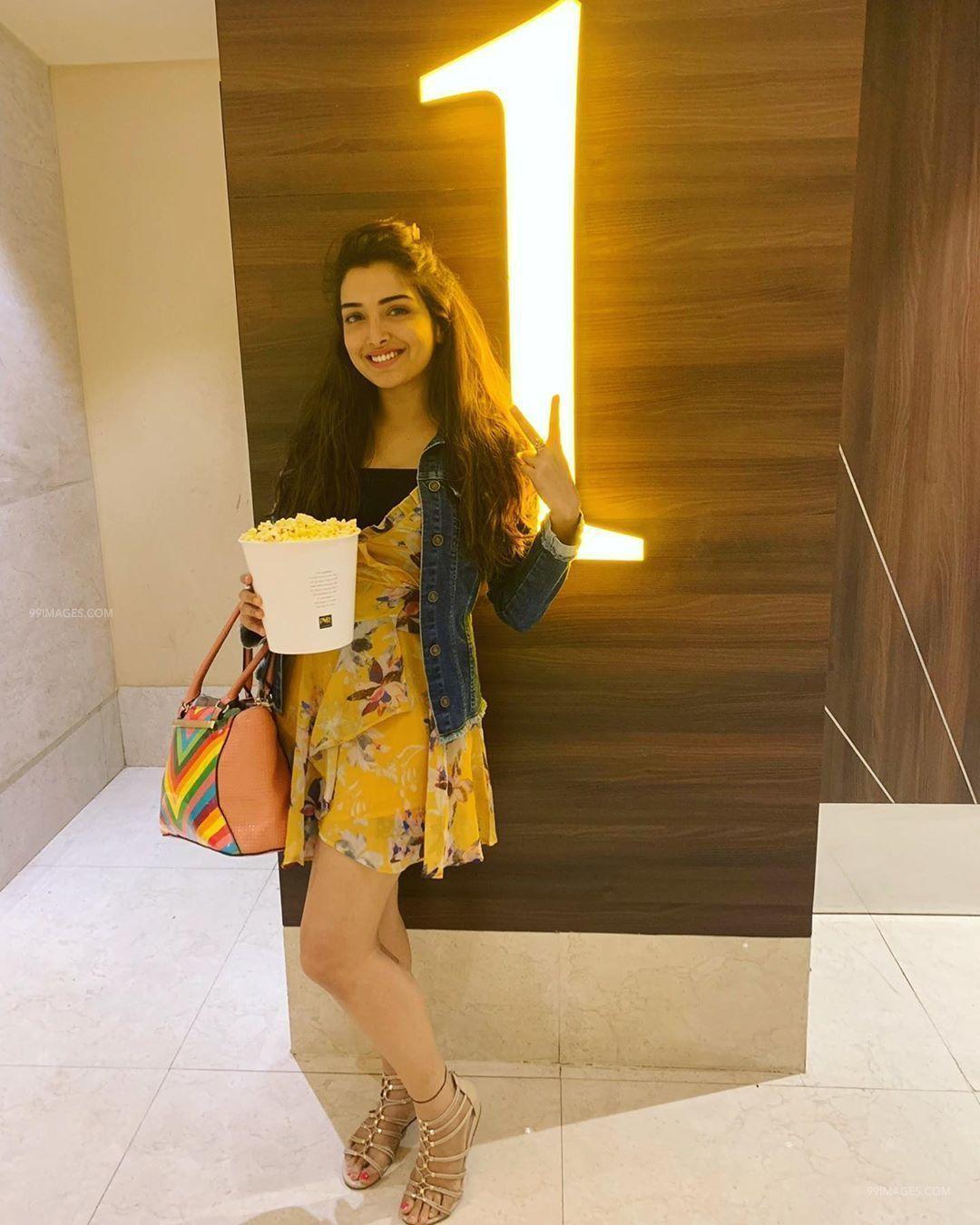 Simran Natekar Wallpapers - Top Free Simran Natekar Backgrounds - WallpaperAccess