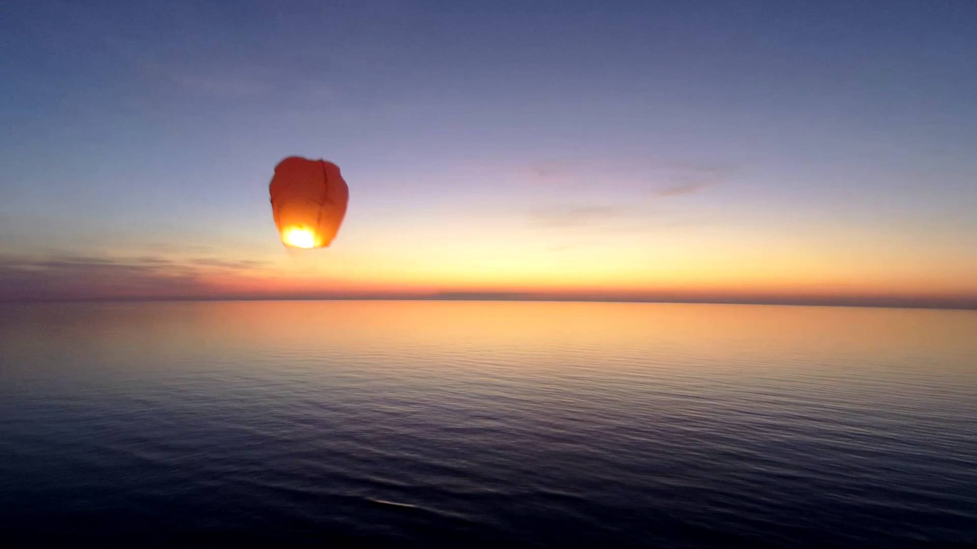 Water Sky Lantern Wallpapers - Top Free Water Sky Lantern Backgrounds ...