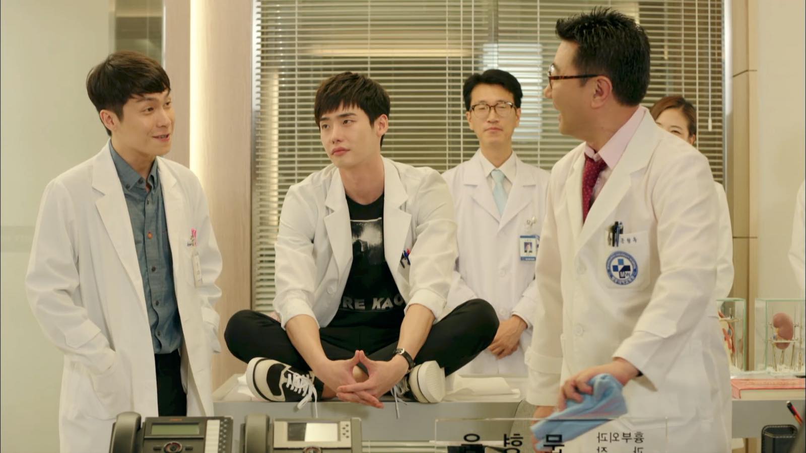 Doctor Stranger Korean Drama Wallpapers - Top Free Doctor Stranger ...