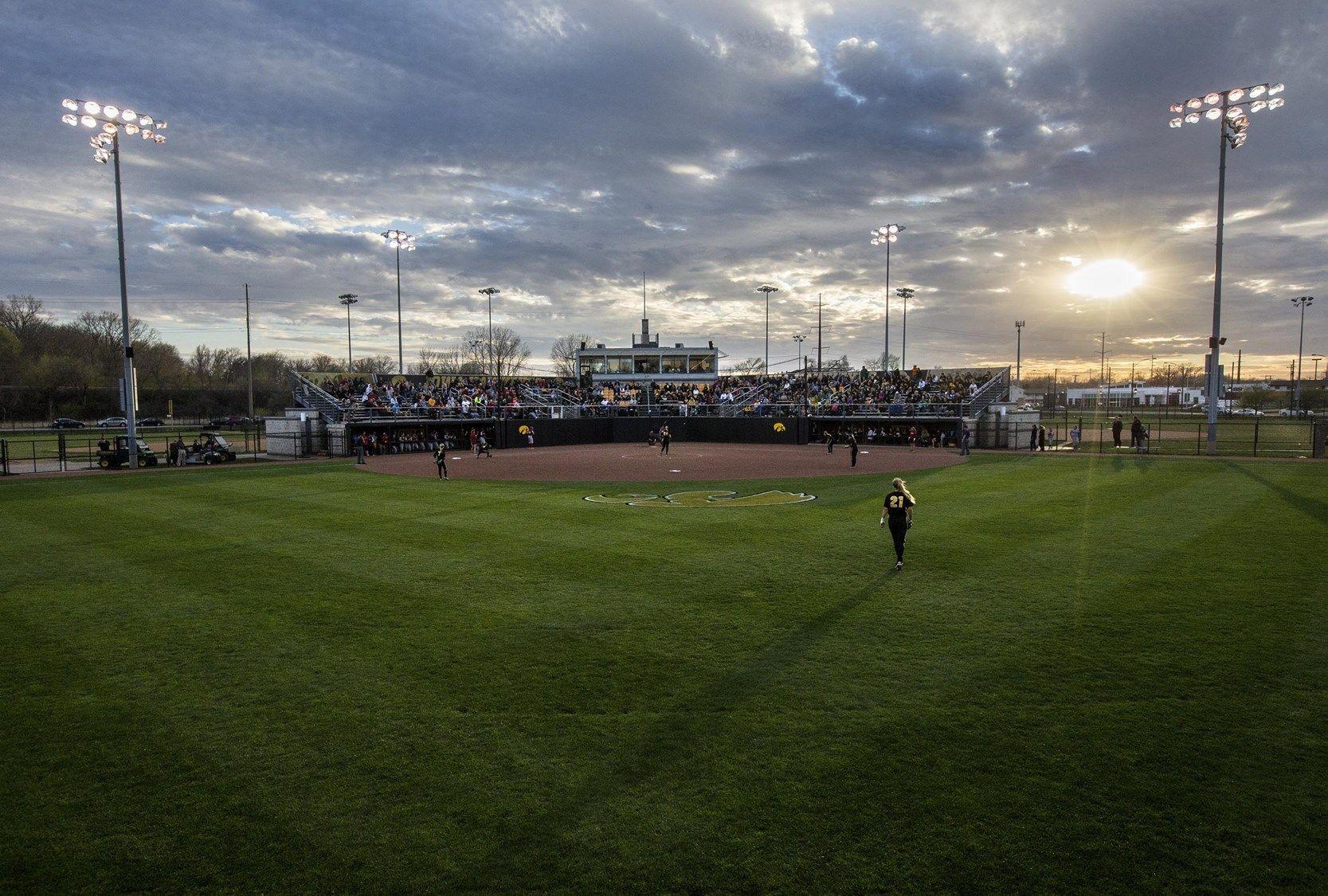 Softball Diamond Wallpapers - Top Free Softball Diamond Backgrounds ...