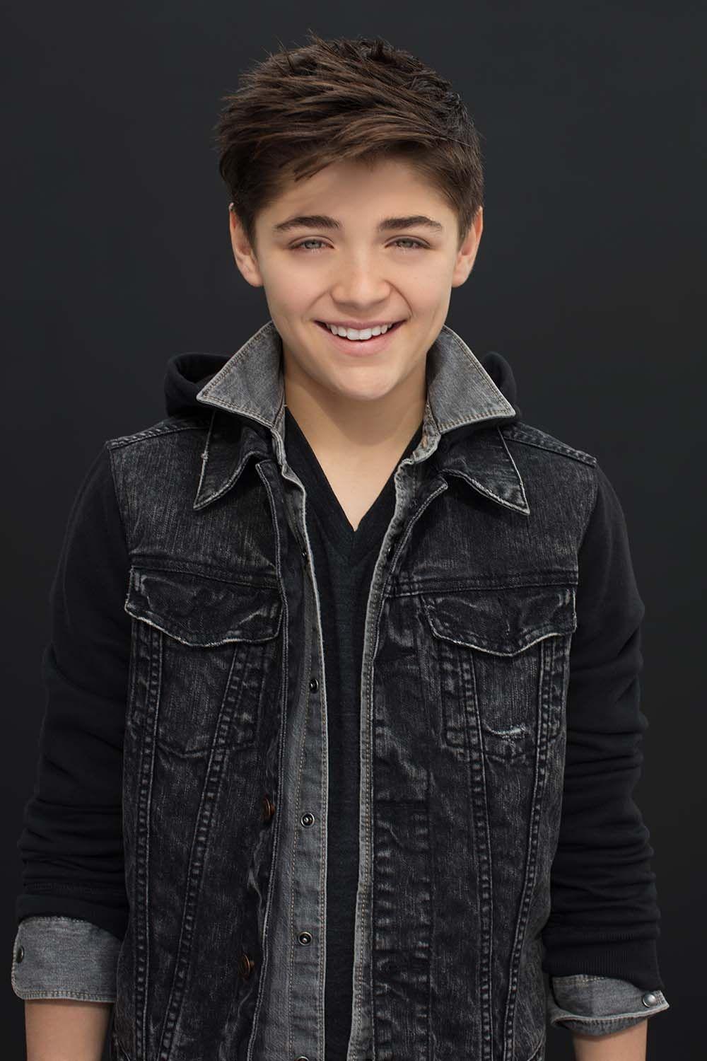 Asher Angel Wallpapers - Top Free Asher Angel Backgrounds - WallpaperAccess