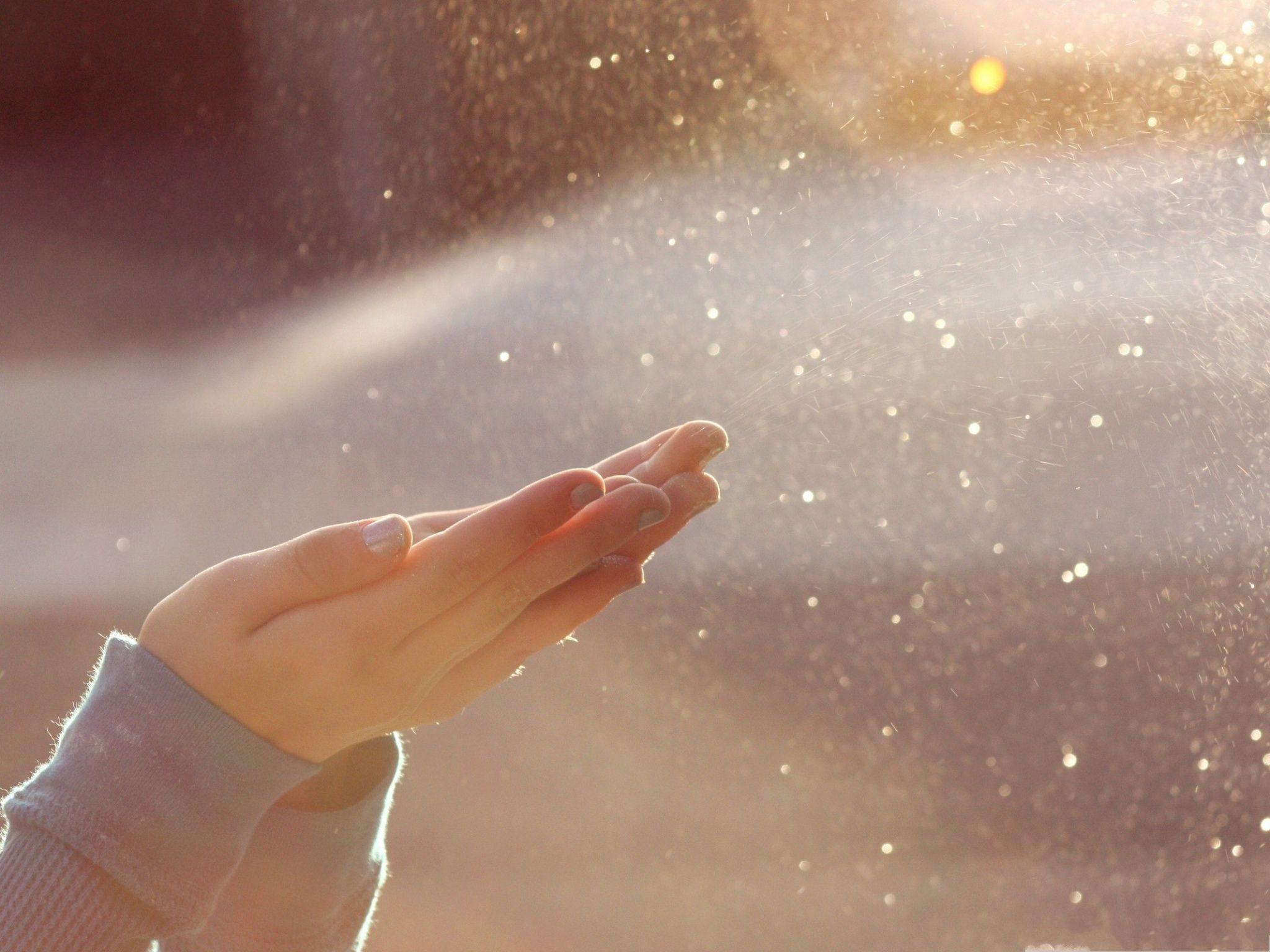 Hands Wallpapers - Top Free Hands Backgrounds - WallpaperAccess