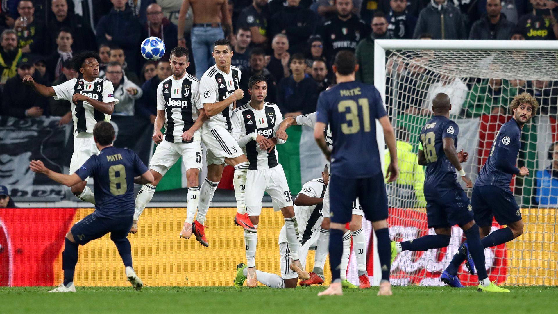 Free Kick Wallpapers - Top Free Free Kick Backgrounds - WallpaperAccess