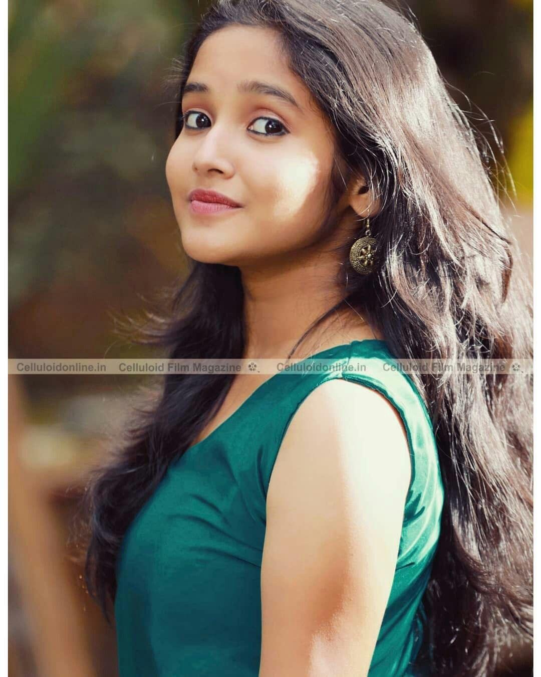 Anikha Surendran Wallpapers - Top Những Hình Ảnh Đẹp