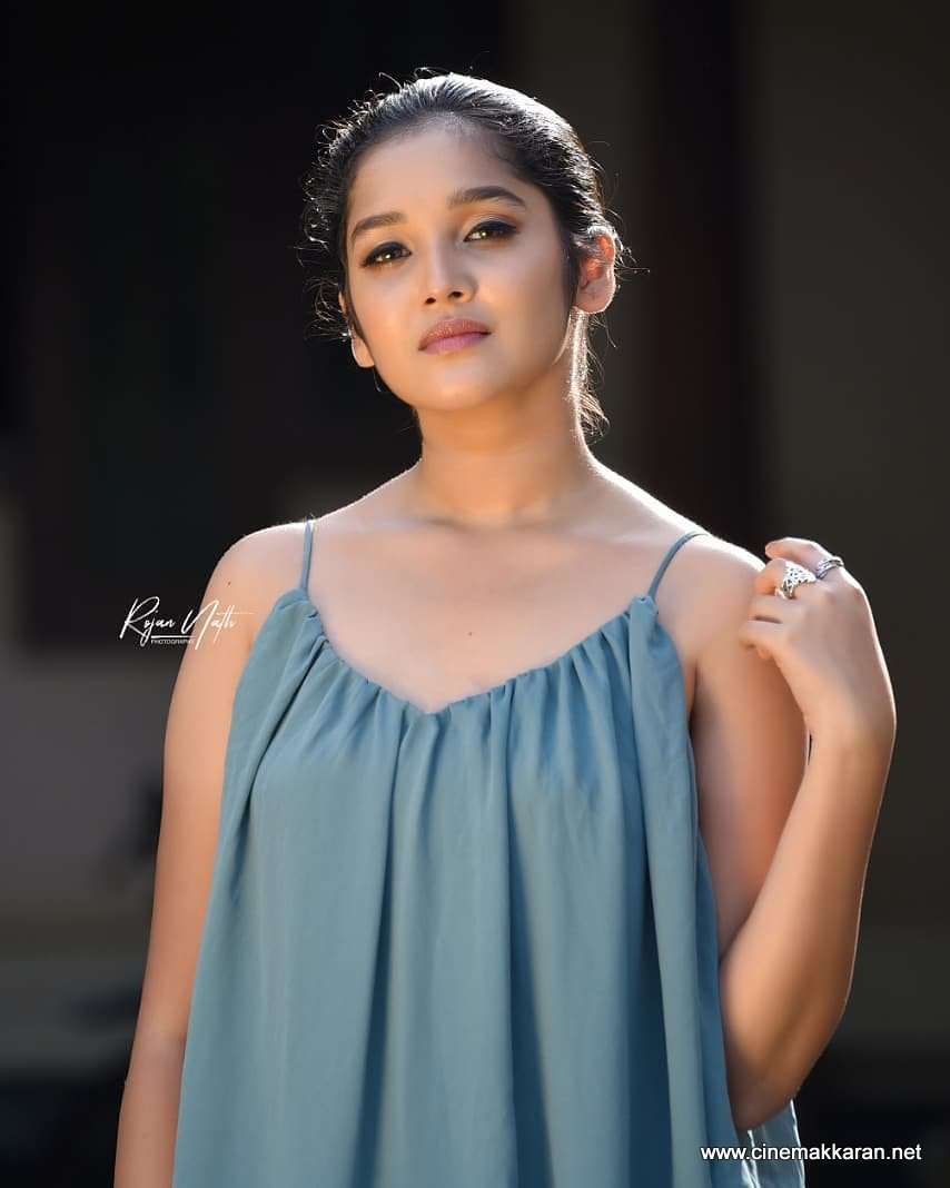 Hình nền Anikha Surendran - Top Những Hình Ảnh Đẹp