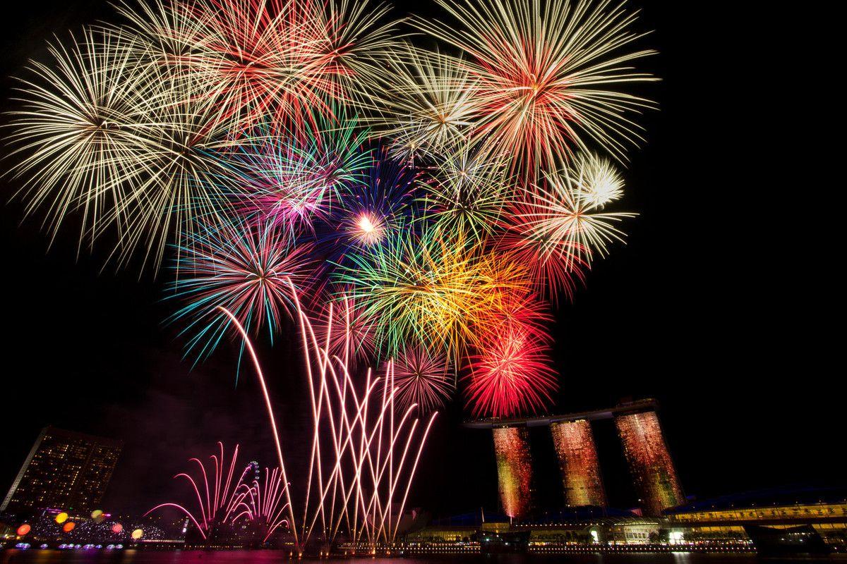 Fireworks Wallpapers - Top Free Fireworks Backgrounds - WallpaperAccess