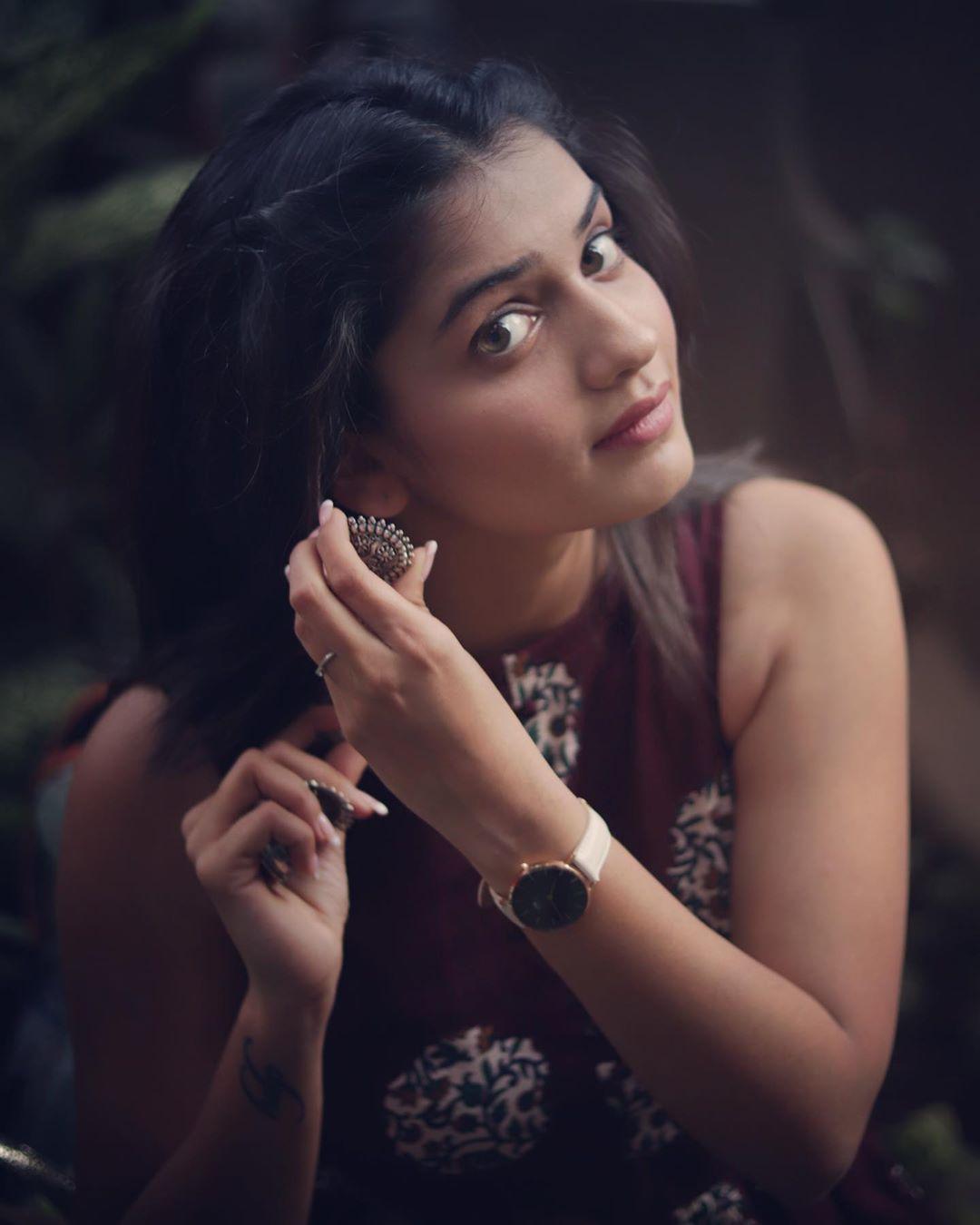 Hruta Durgule Wallpapers - Top Free Hruta Durgule Backgrounds ...