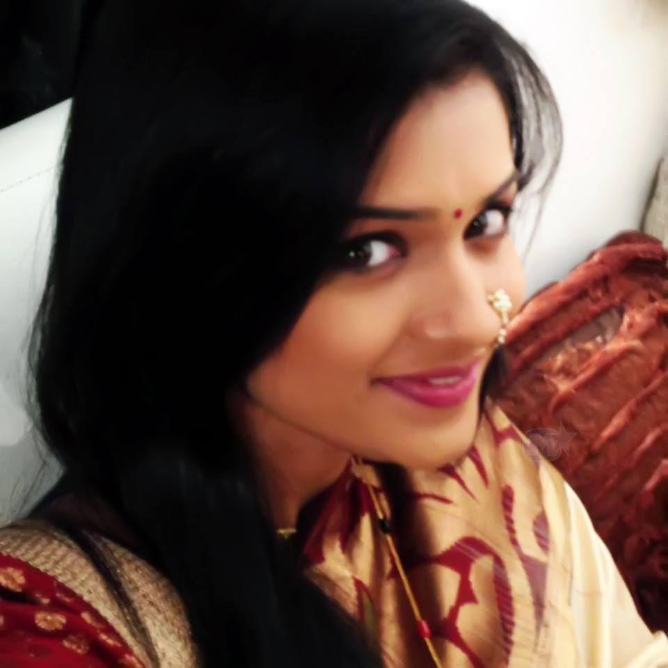 Hruta Durgule Wallpapers - Top Free Hruta Durgule Backgrounds ...