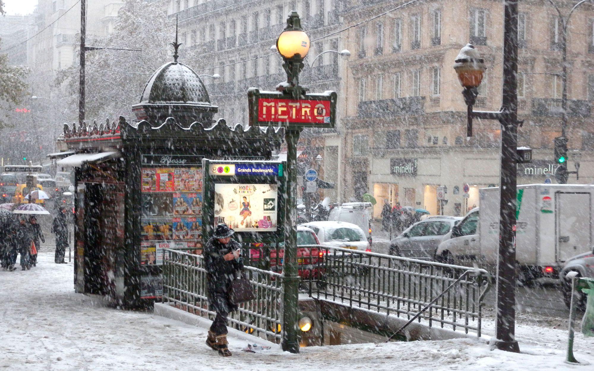 Snowy Paris Wallpapers - Top Free Snowy Paris Backgrounds - WallpaperAccess