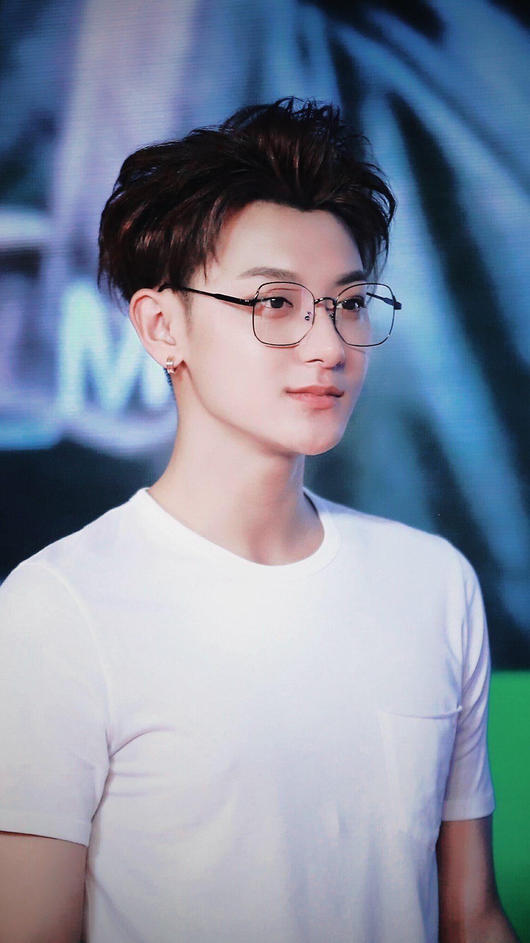 EXO Tao Wallpapers - Top Free EXO Tao Backgrounds - WallpaperAccess