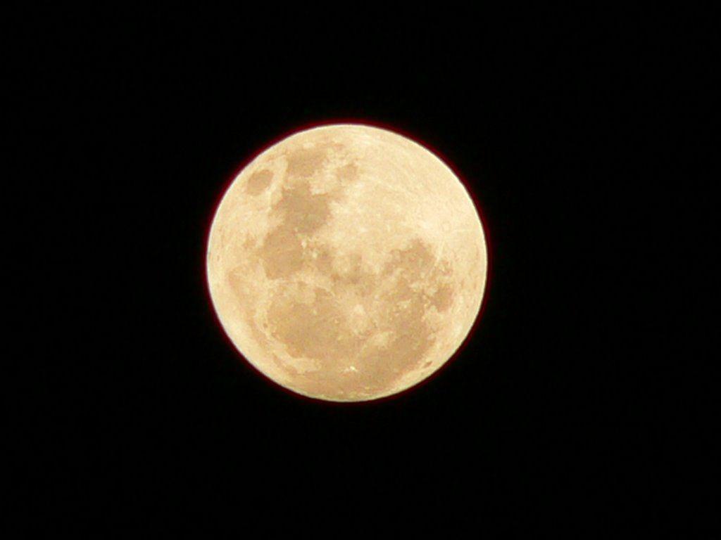 Yellow Moon Wallpapers - Top Free Yellow Moon Backgrounds - WallpaperAccess