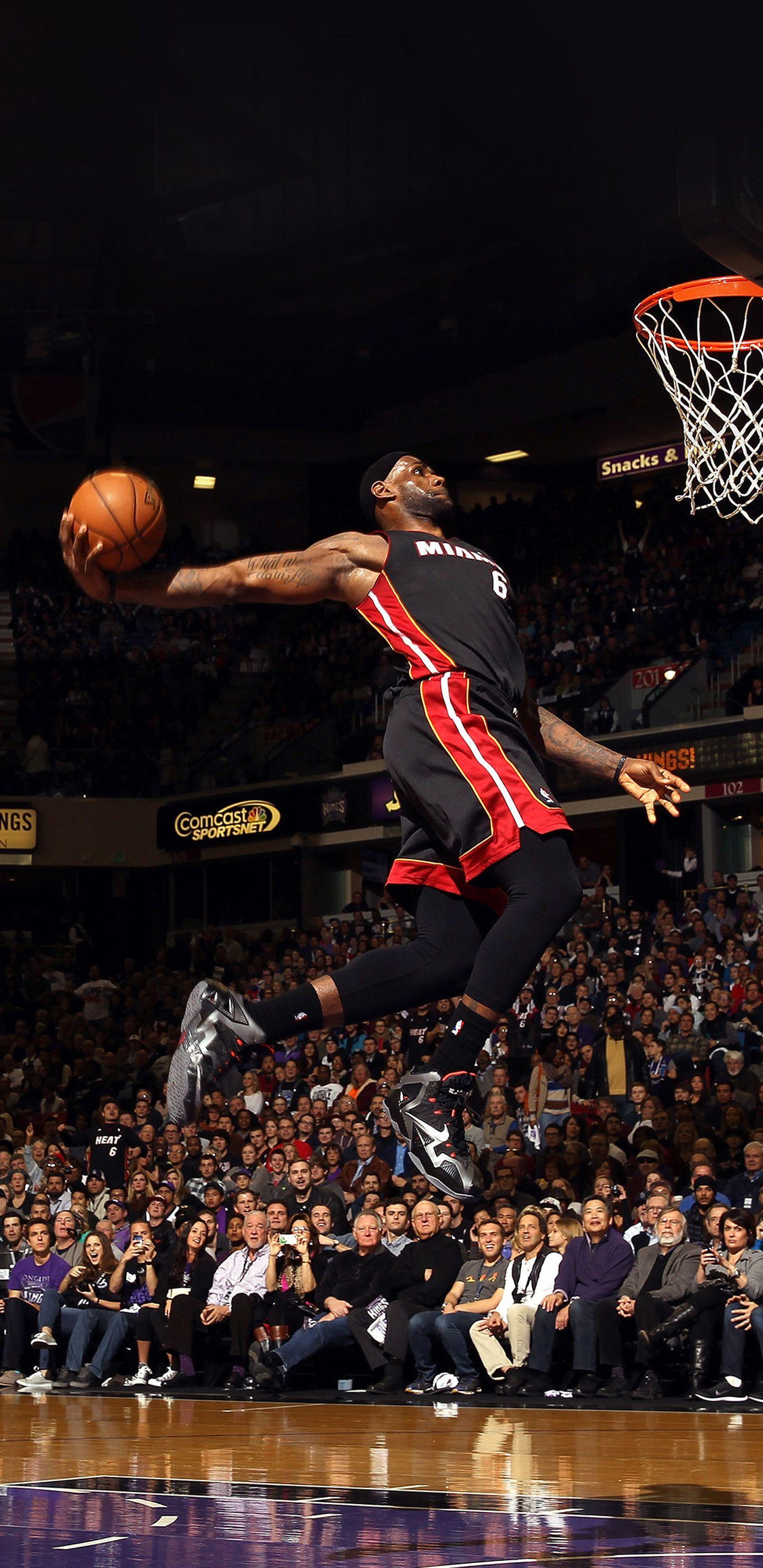 Lebron Dunking Wallpapers - Top Free Lebron Dunking Backgrounds - WallpaperAccess