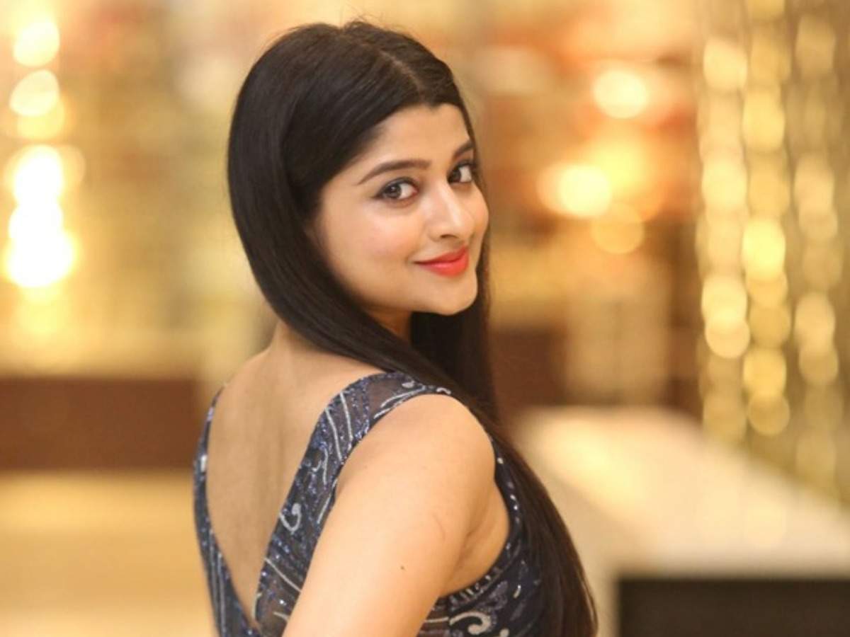 Aishani Shetty Wallpapers - Top Free Aishani Shetty Backgrounds ...