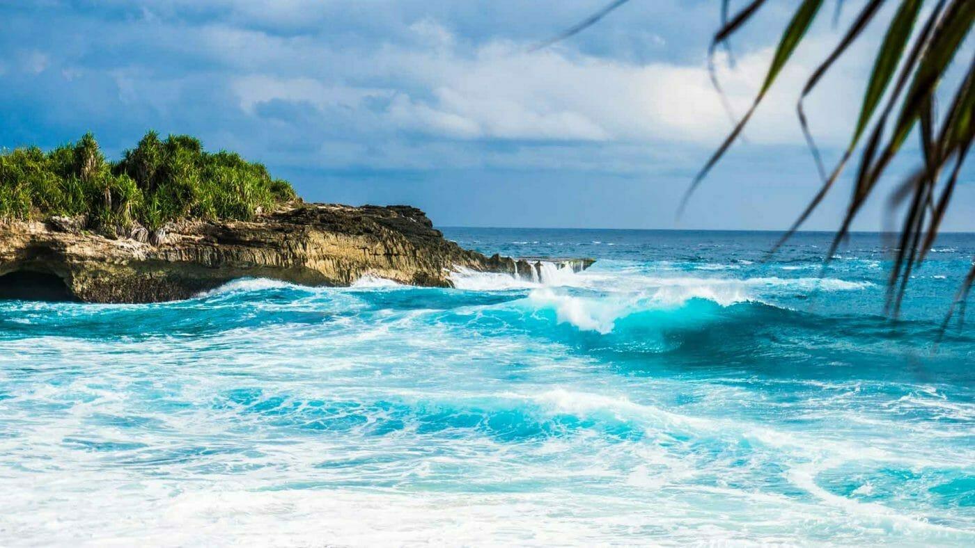 Crashing Waves Wallpapers - Top Free Crashing Waves Backgrounds ...