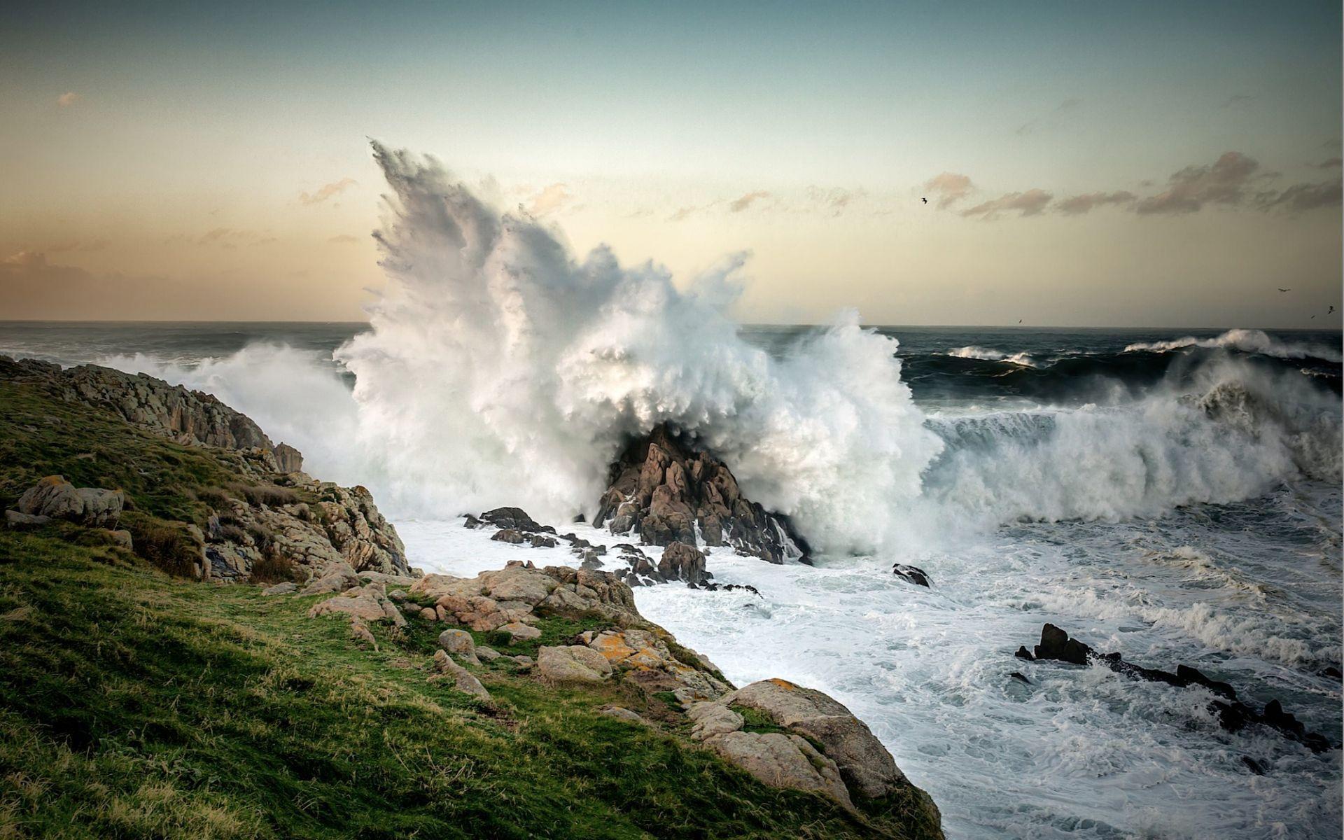 Crashing Waves Wallpapers - Top Free Crashing Waves Backgrounds ...