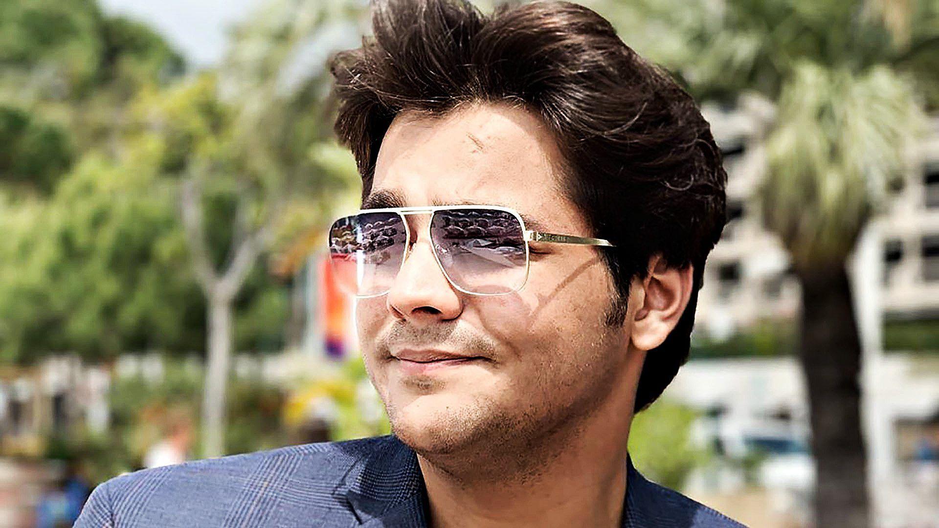 Ashish Chanchlani Wallpapers - Top Free Ashish Chanchlani Backgrounds ...