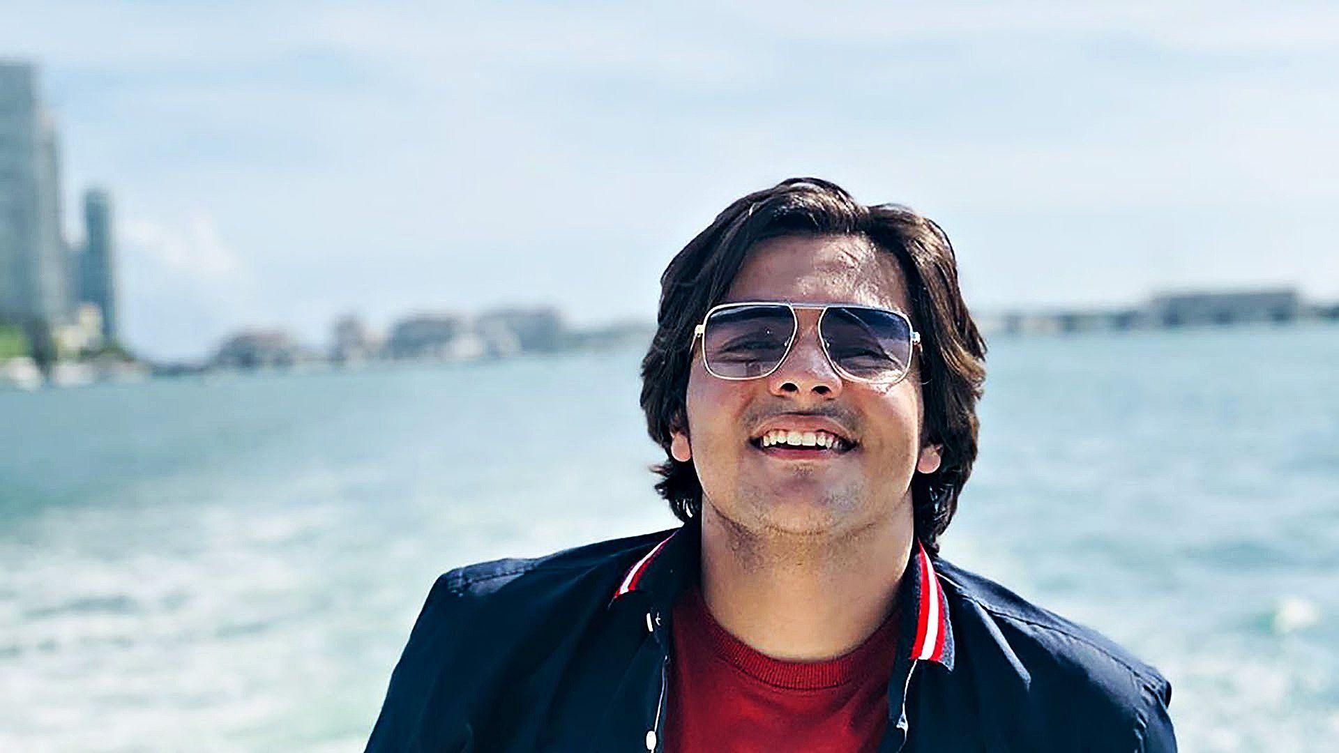 Ashish Chanchlani Wallpapers - Top Free Ashish Chanchlani Backgrounds ...