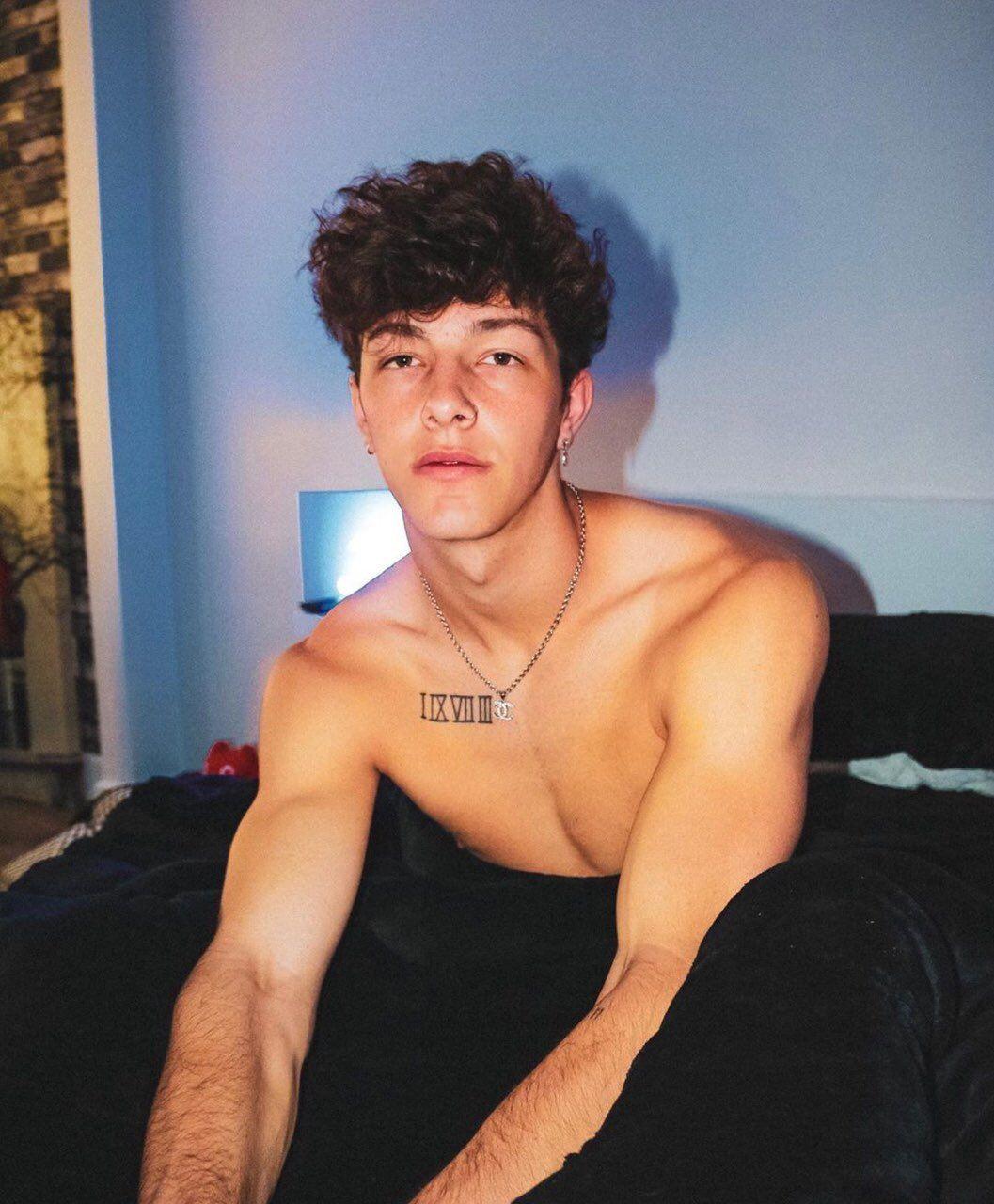 Tiktok Boys Wallpapers - Top Free Tiktok Boys Backgrounds - WallpaperAccess