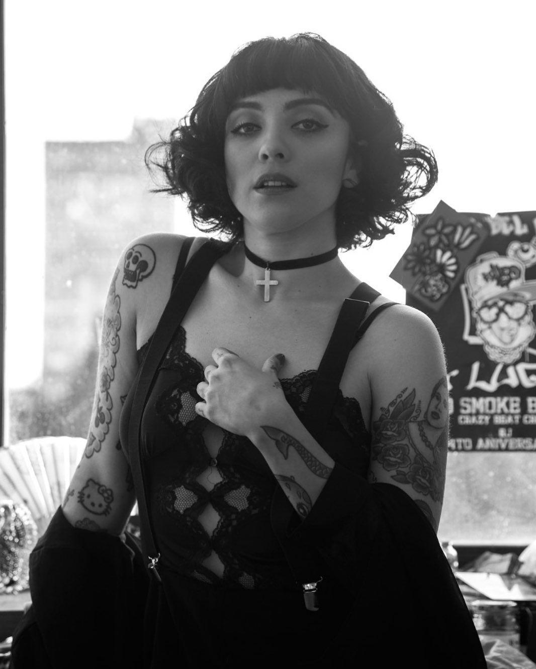 Mon Laferte Wallpapers - Top Free Mon Laferte Backgrounds - WallpaperAccess