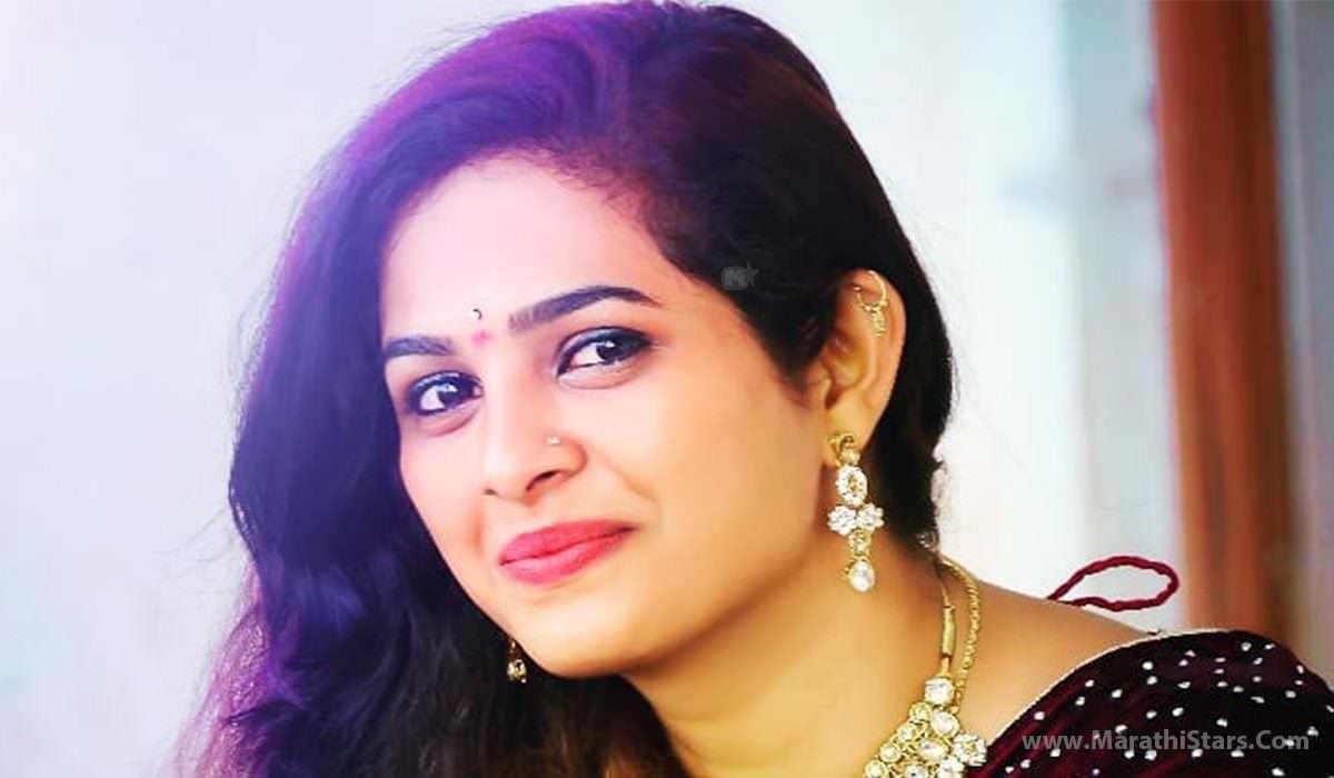 Marathi Actress Wallpapers - Top Free Marathi Actress Backgrounds ...