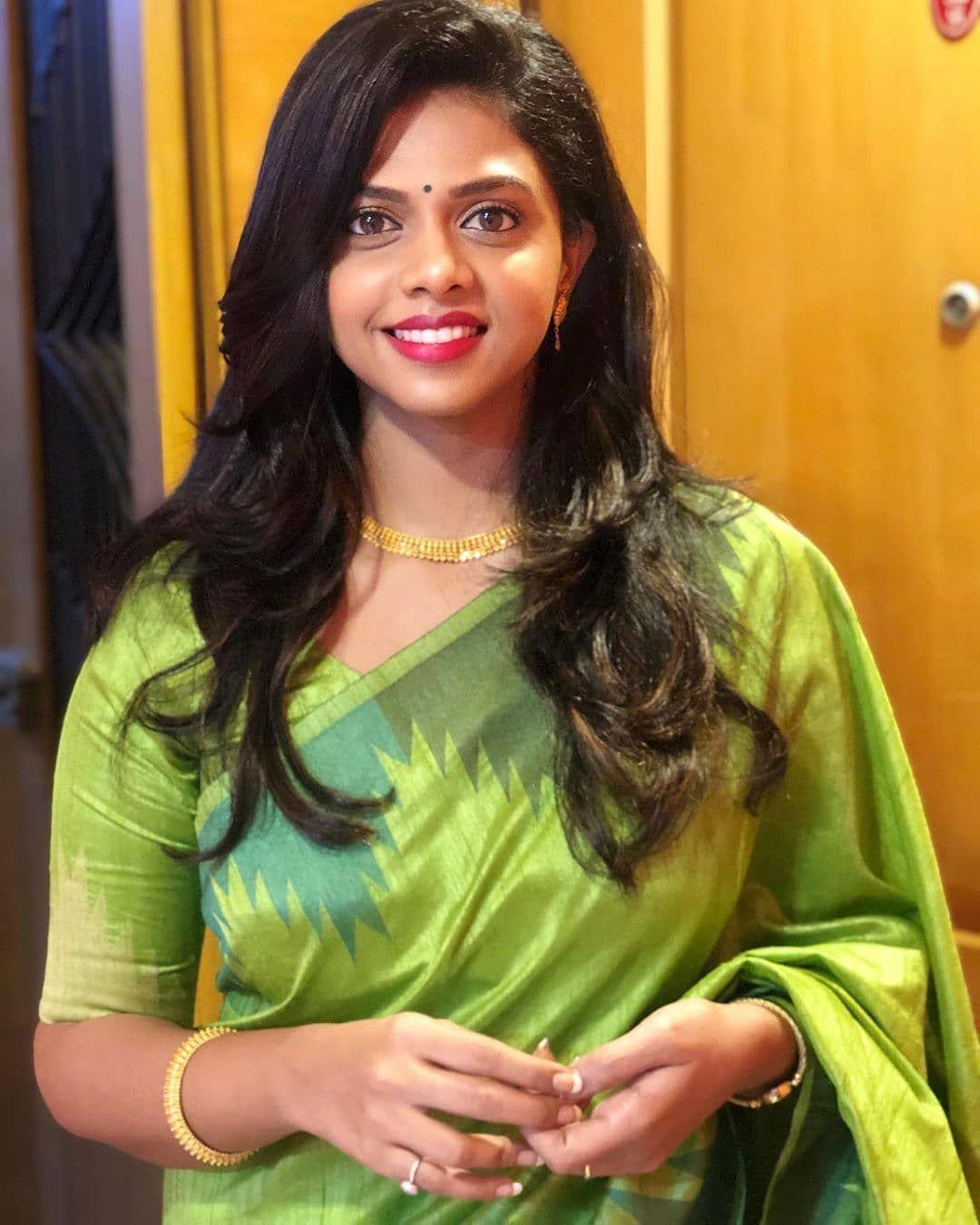 Marathi Actress Wallpapers - Top Free Marathi Actress Backgrounds - WallpaperAccess