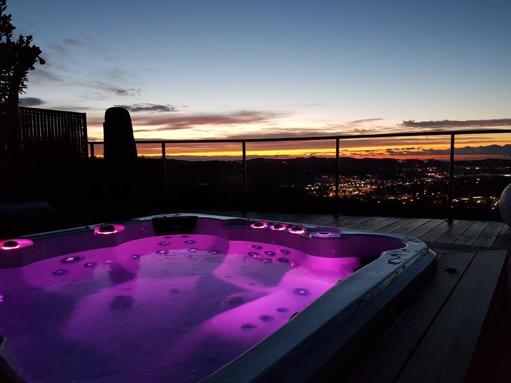 Jacuzzi Wallpapers - Top Free Jacuzzi Backgrounds - WallpaperAccess