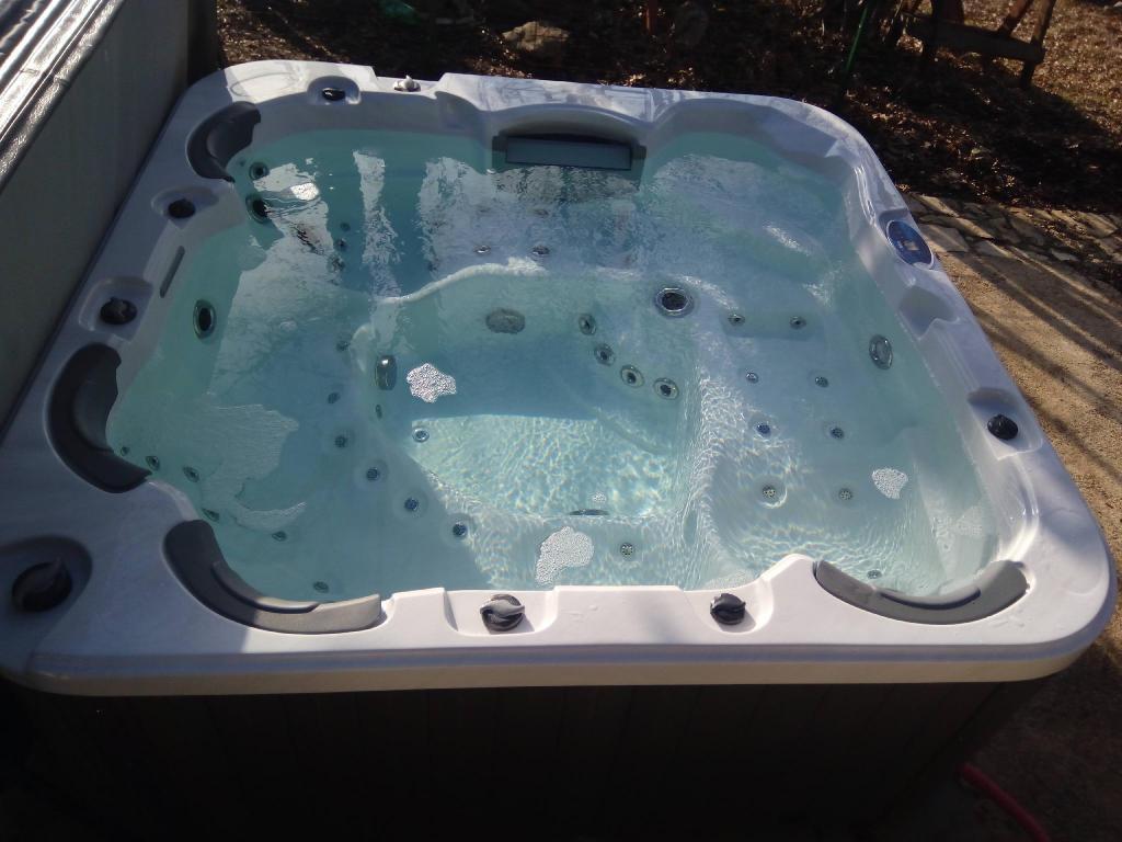 Jacuzzi Wallpapers - Top Free Jacuzzi Backgrounds - WallpaperAccess